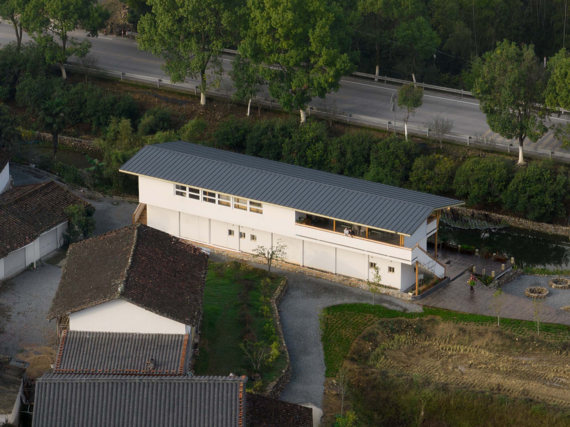 Gallery of Yaoli Village Courier Station / SuiPingYiLi Architecture ...