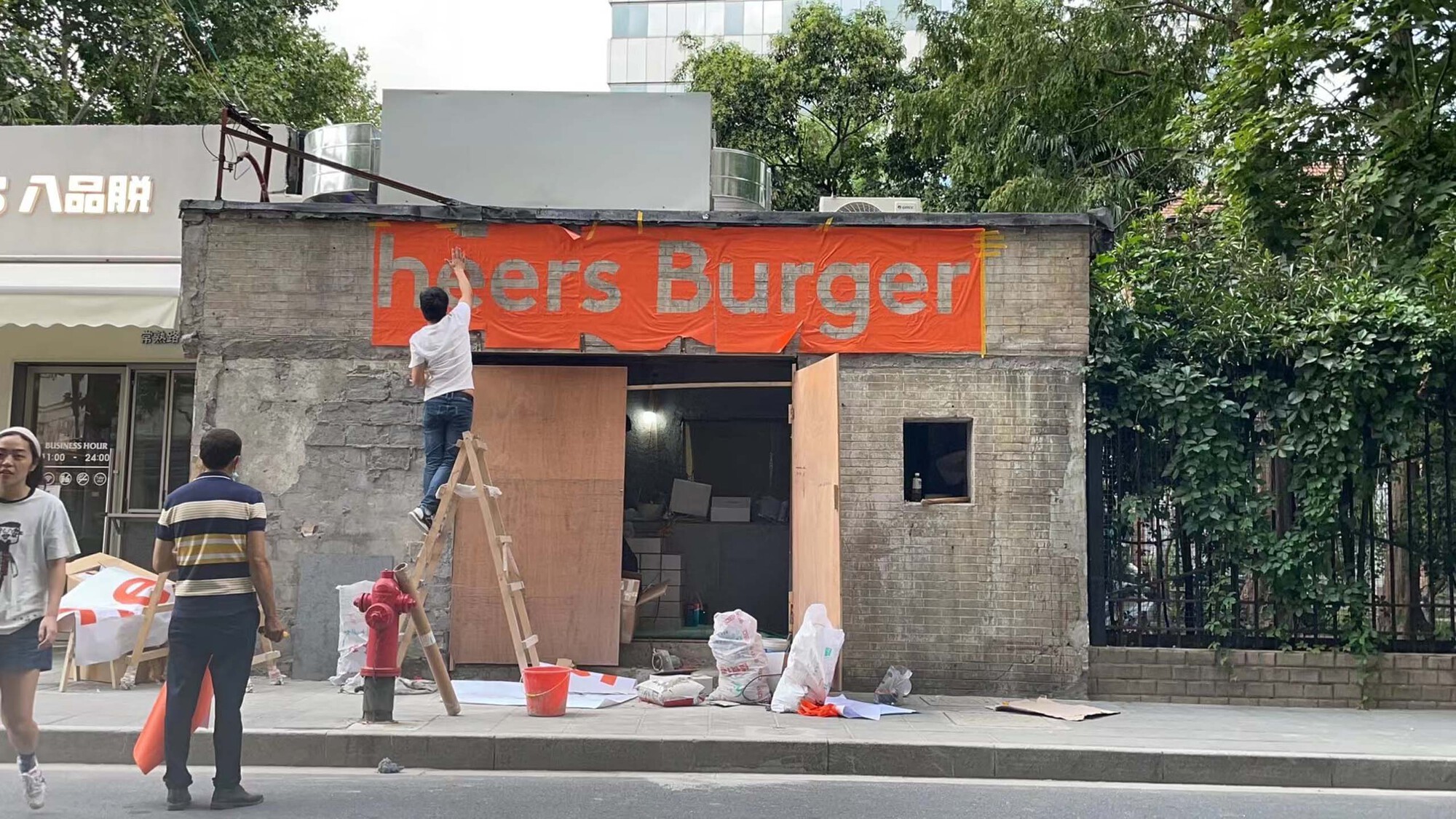 Galería de Restaurante Cheers Burger / Atelier A - 13