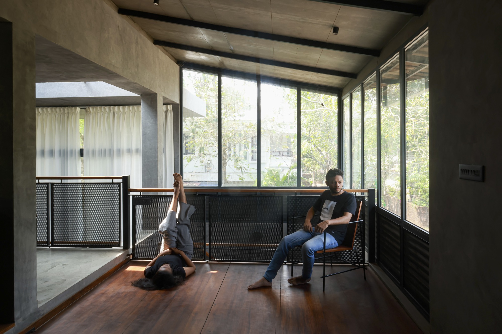 Gallery of Subtle House / Aslam Sham Architects - 6