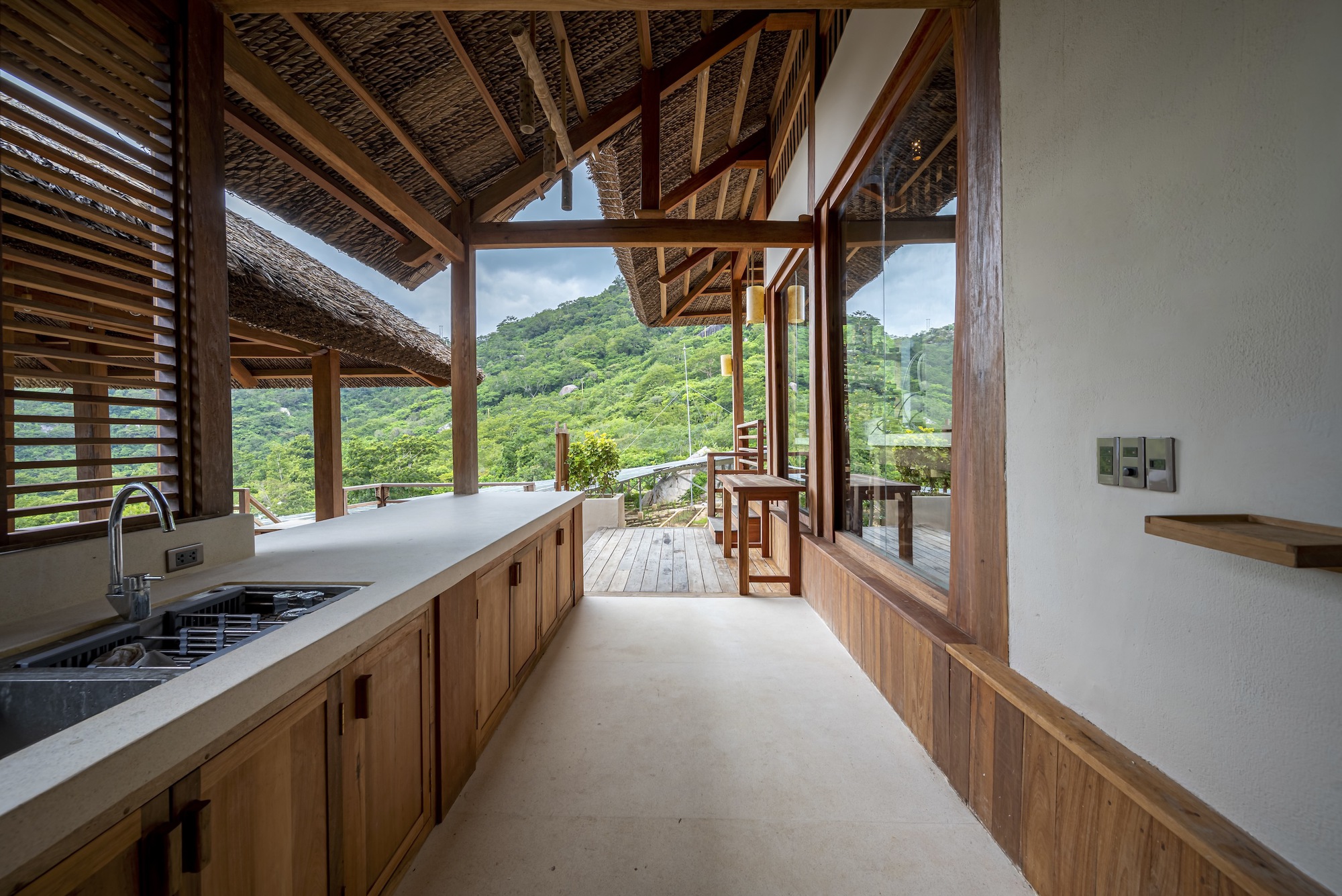 Gallery of Alchemy Bar On Rock / Chi.Arch - 12