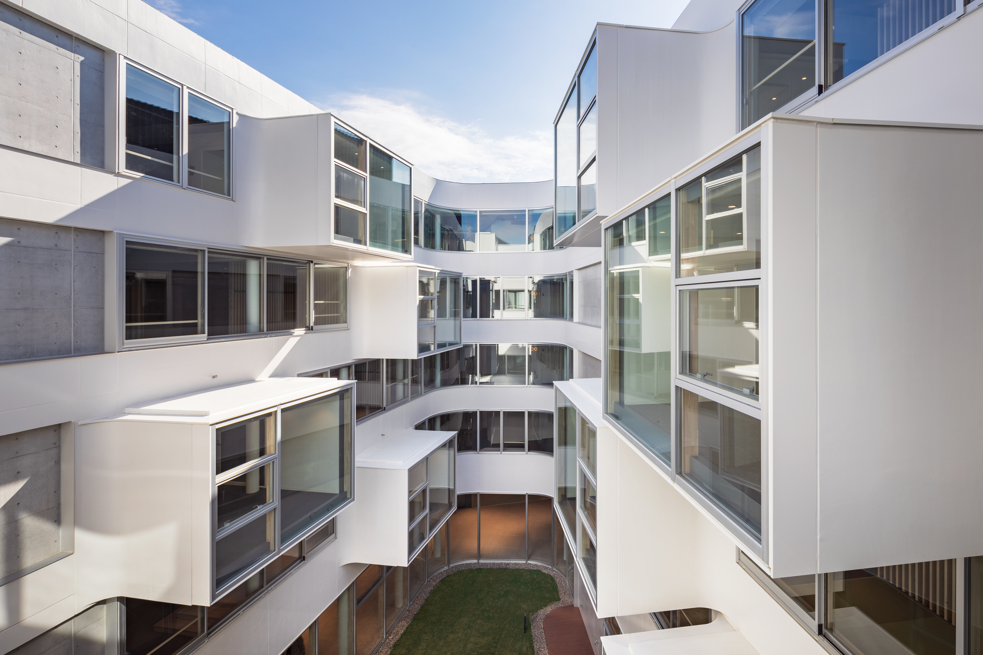 Gallery of Toyo University Ai-House Hub-4 / Ishimoto Architectural - 4