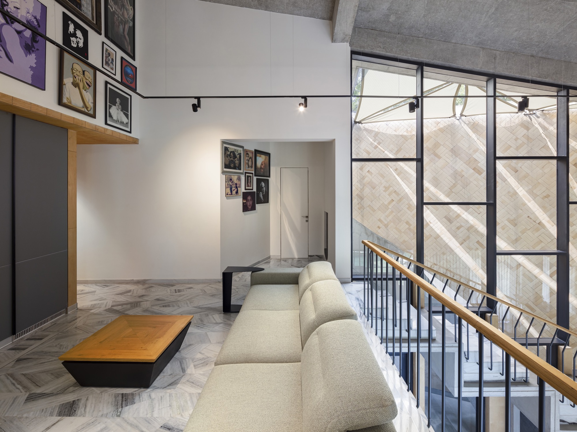 Gallery of Chromatic House / Anagram Architects - 13
