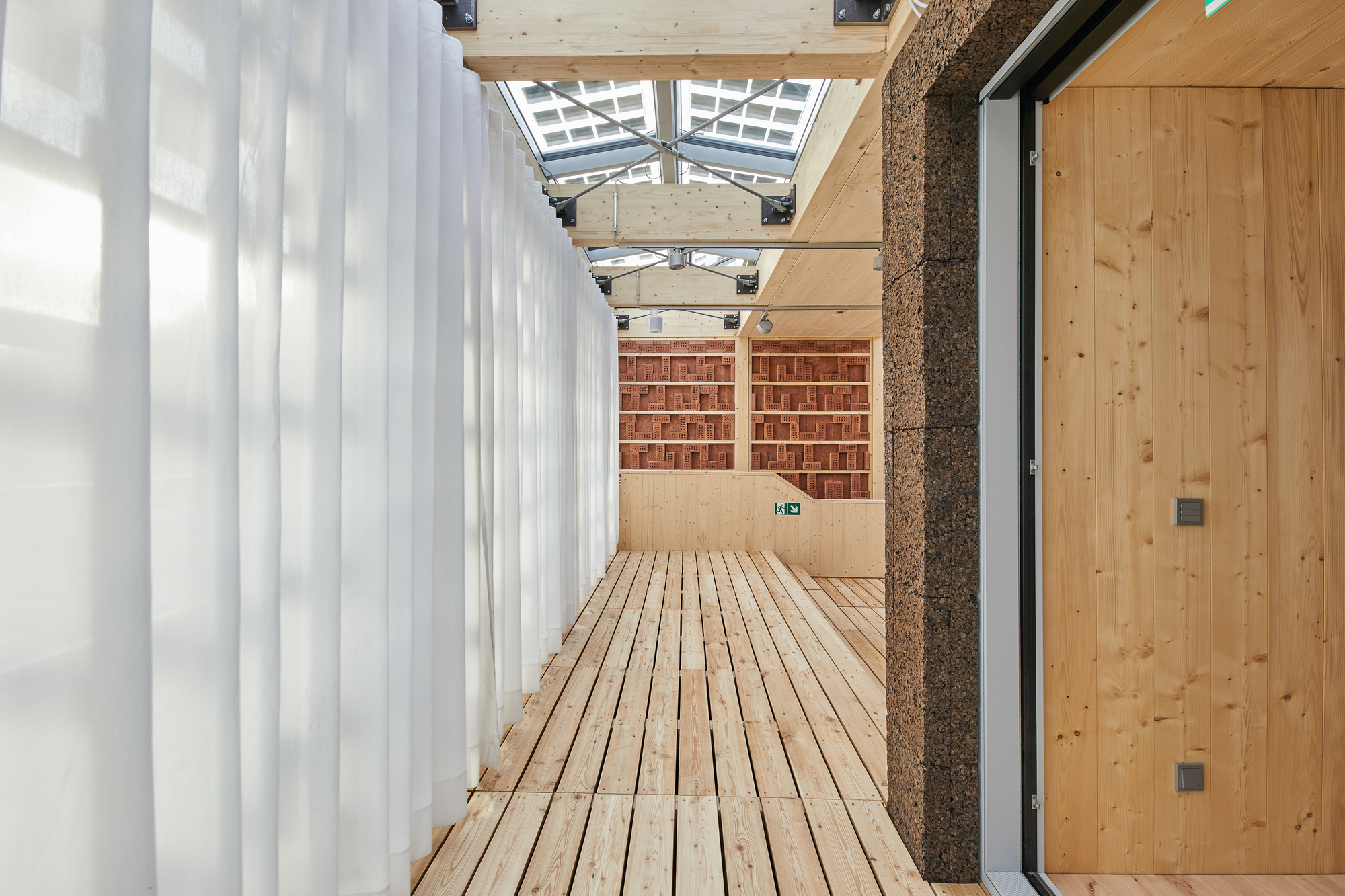 Gallery of Sustainable Research Building / Team MIMO + University of ...