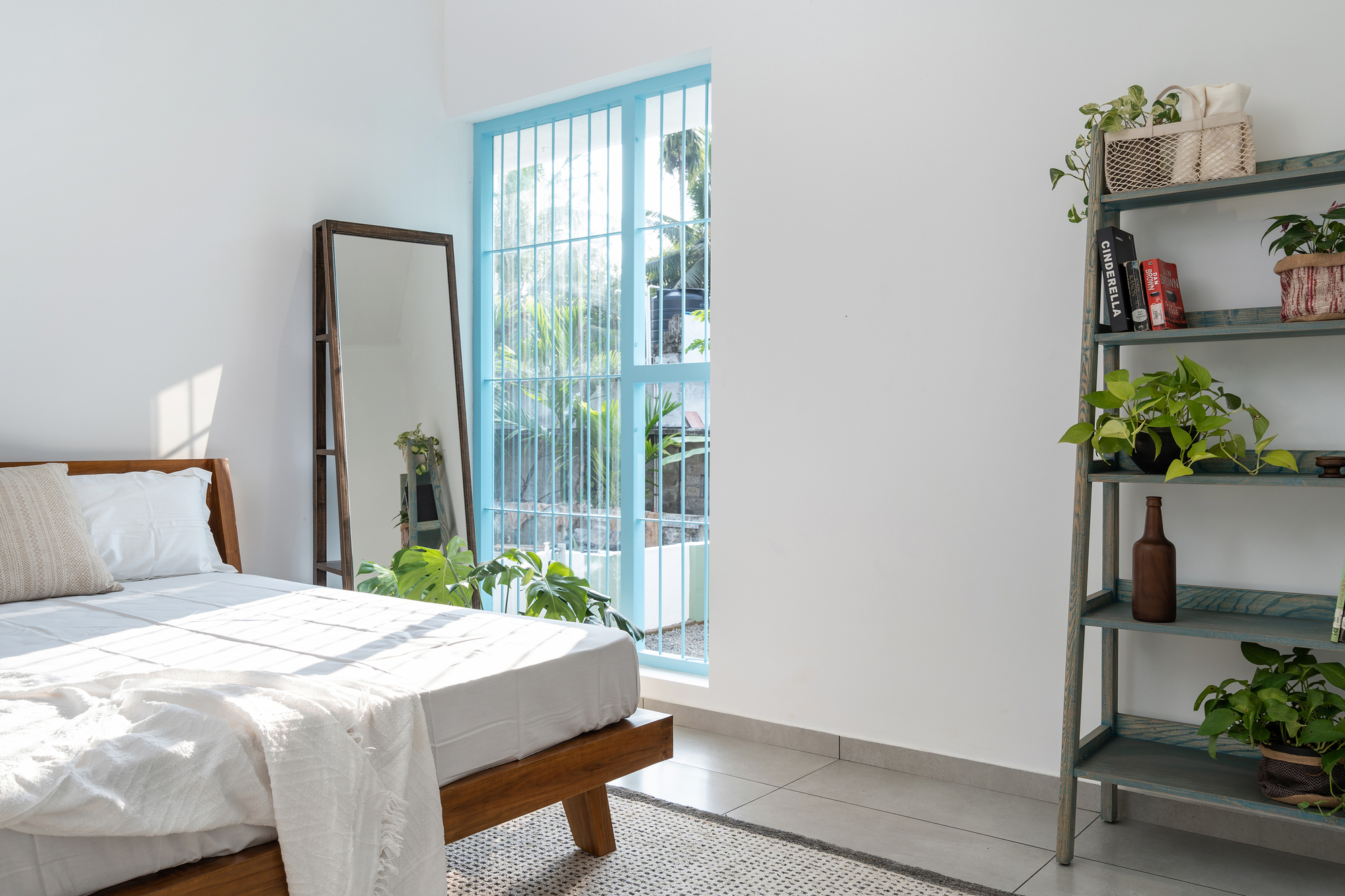 Gallery of Inara House / CLAY COOP Architects - 12