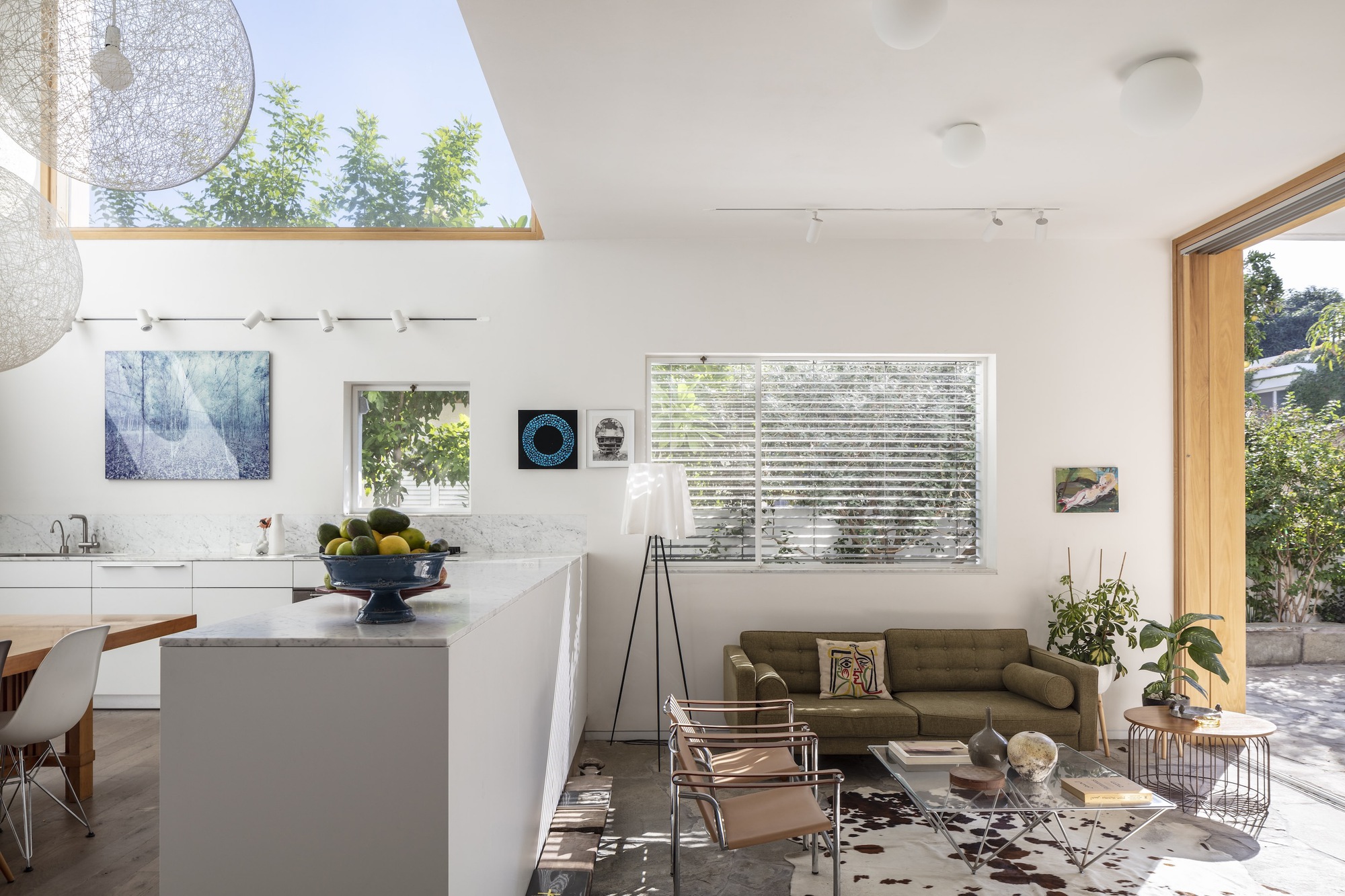 Gallery of The White Box House / Yaniv Pardo Architects - 14