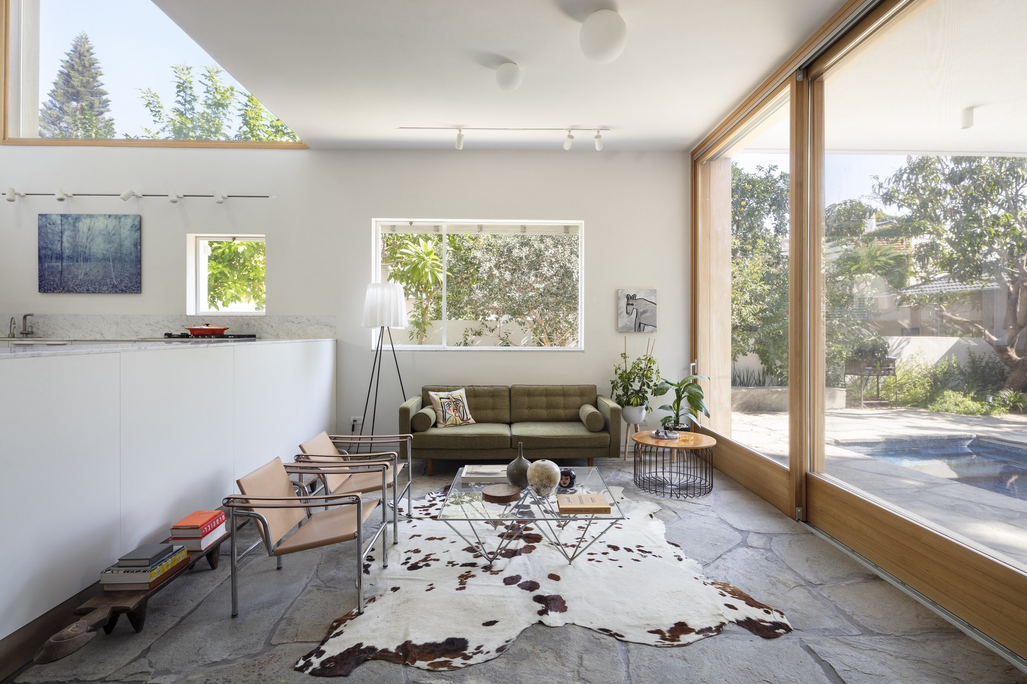 Gallery of The White Box House / Yaniv Pardo Architects - 8