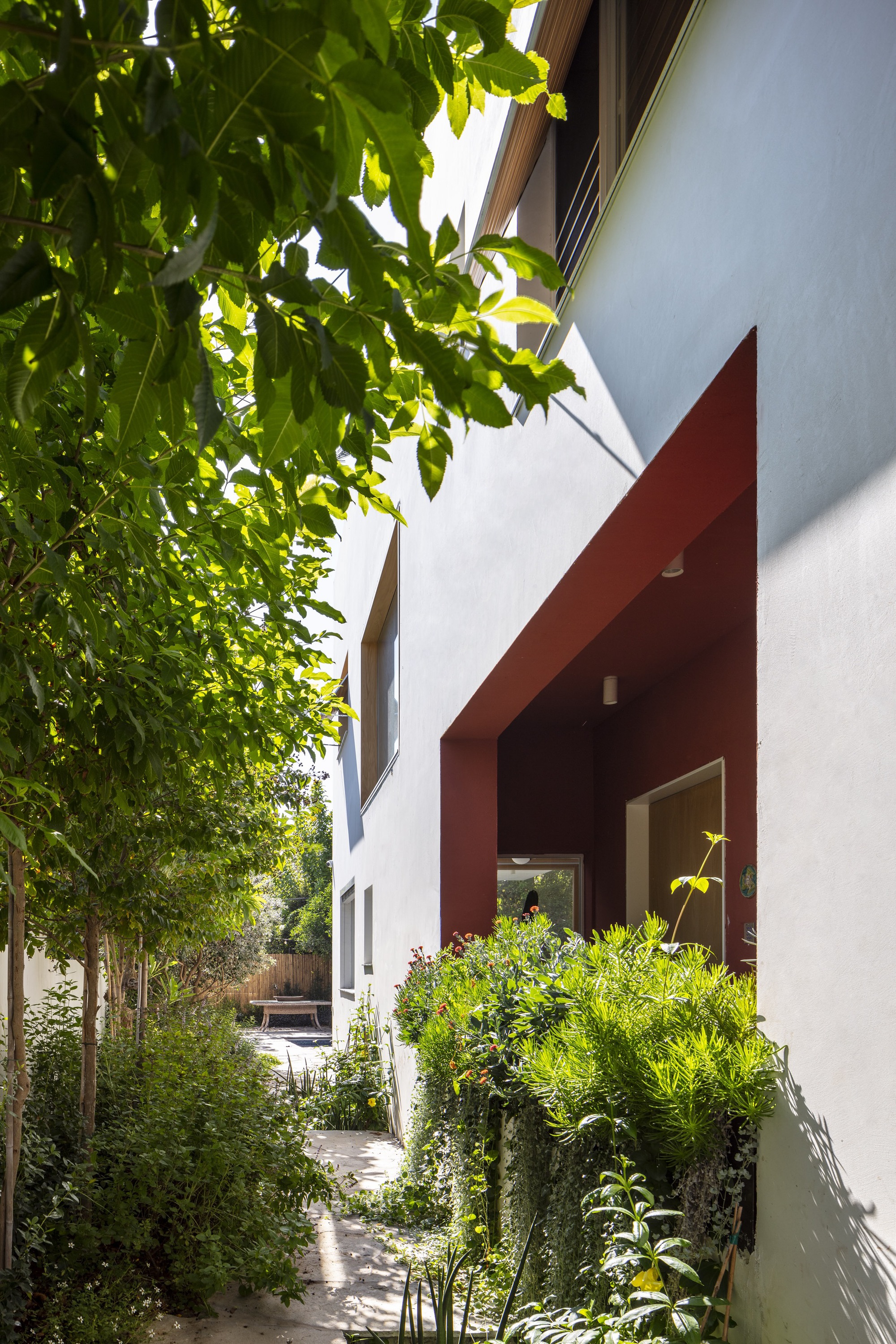 Gallery of The White Box House / Yaniv Pardo Architects - 20