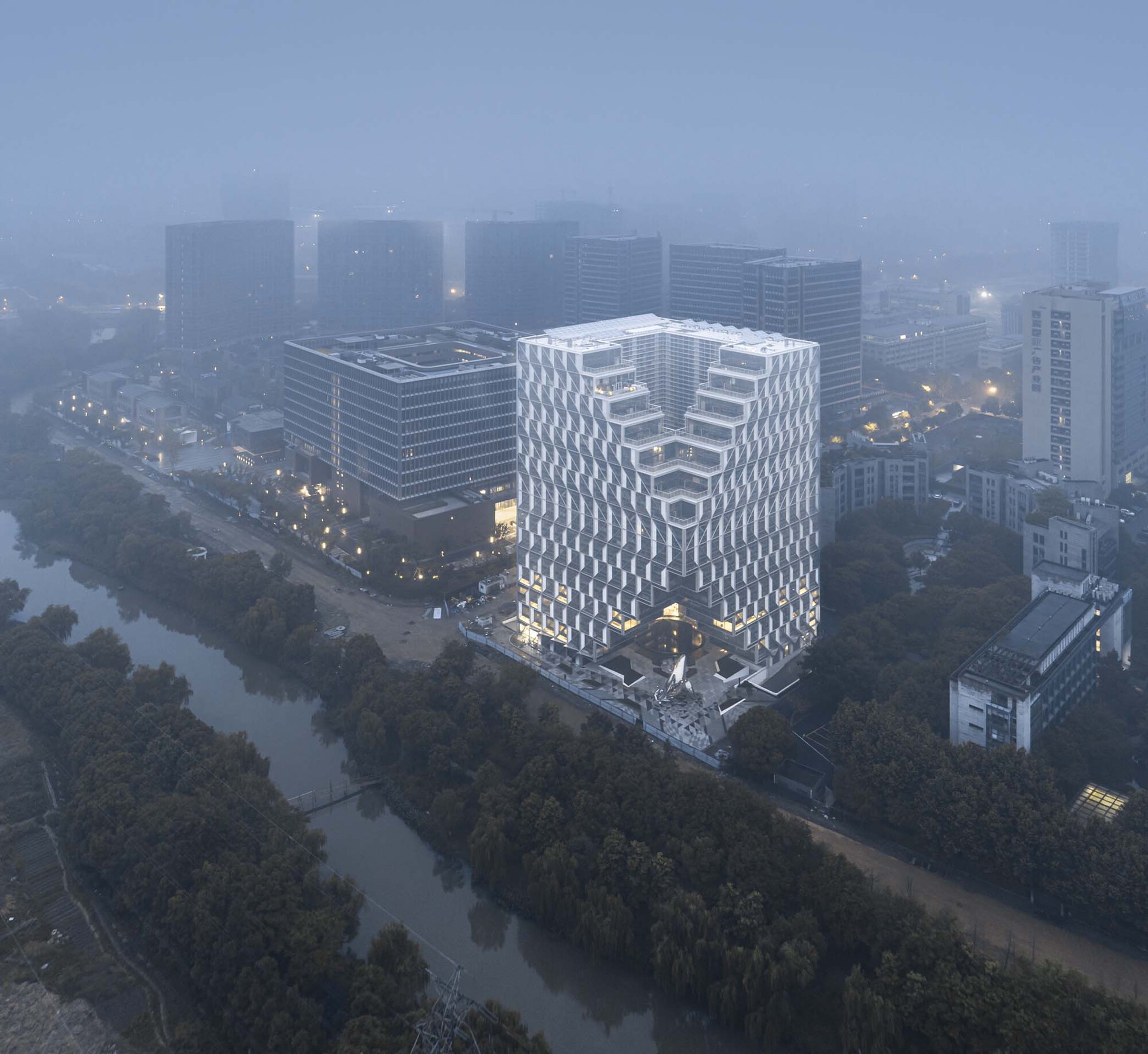 Gallery of Hangzhou DEEP BLUE Office Building / GLA Design - 9