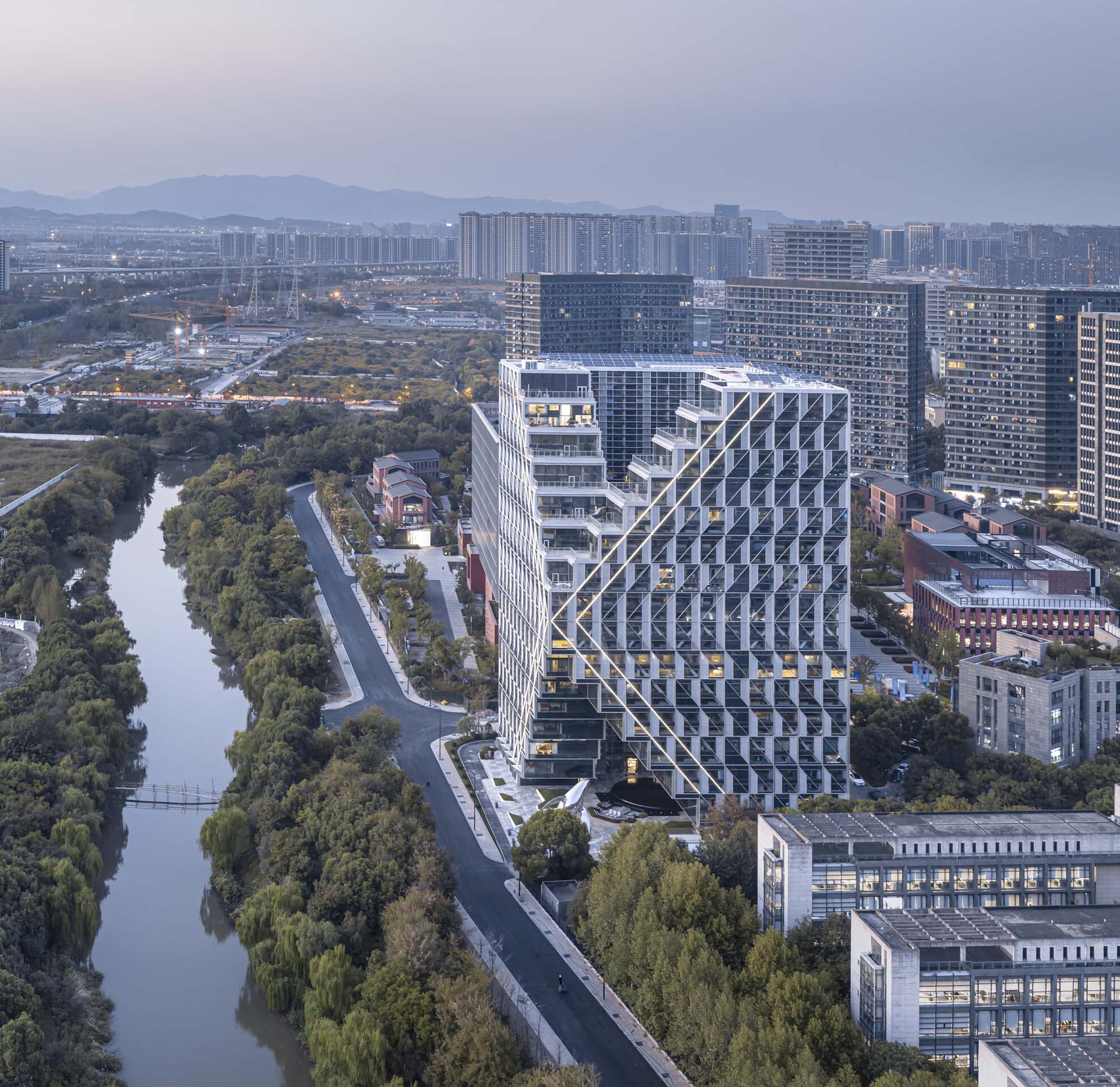 Gallery of Hangzhou DEEP BLUE Office Building / GLA Design - 7
