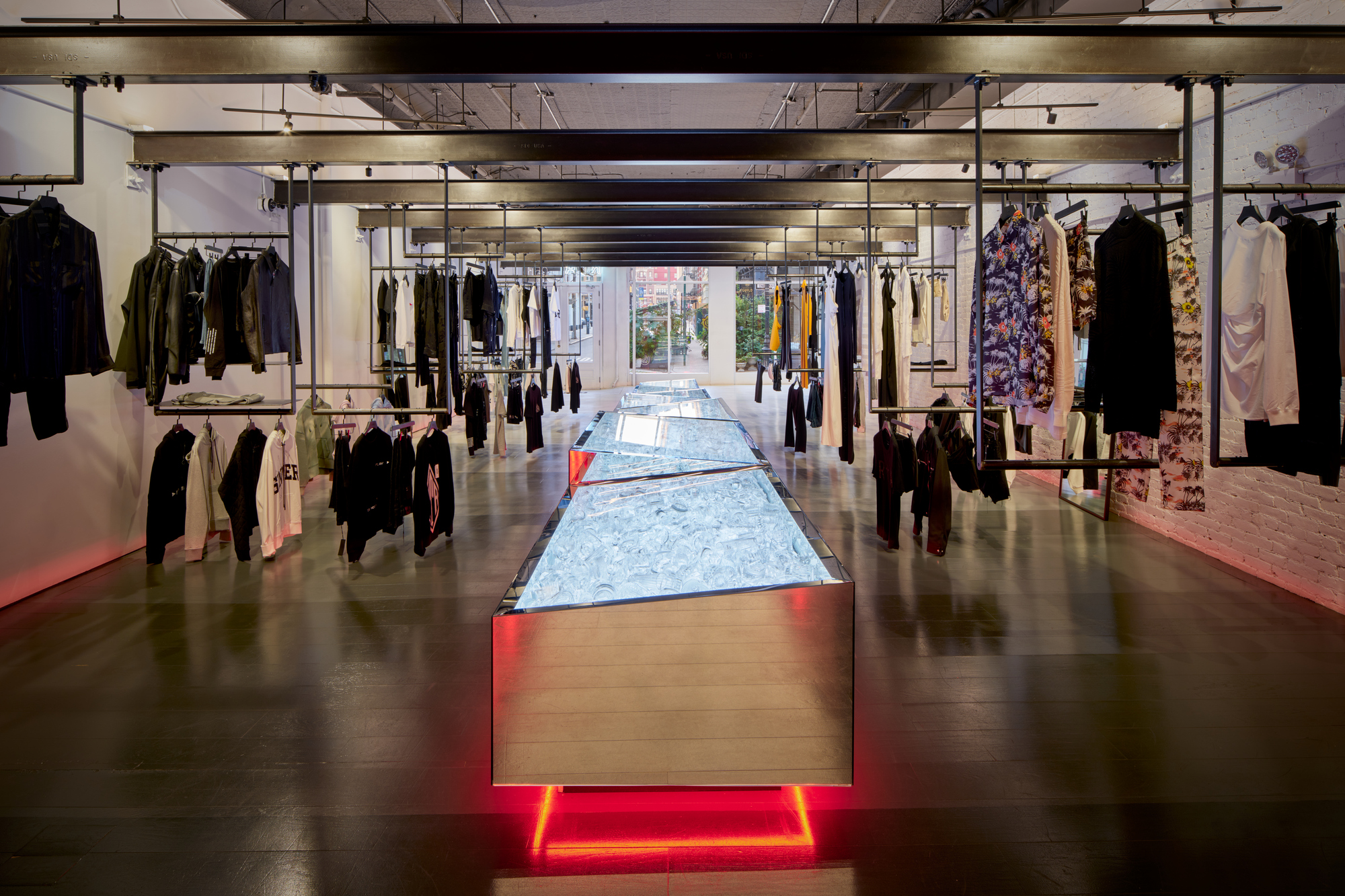 Gallery of RtA Soho Store / Dan Brunn Architecture - 3