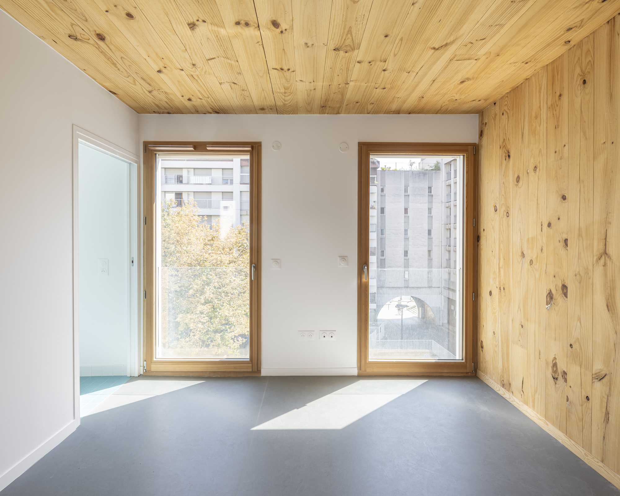 Gallery of 6 Housing Units in Paris / mobile architectural office - 17