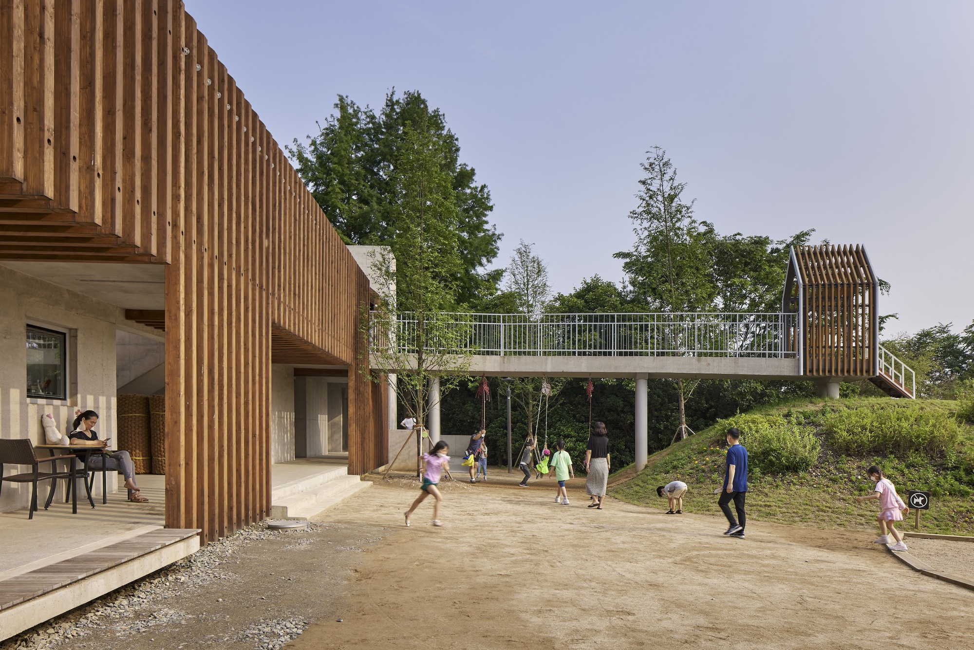 Gallery of Mamkkeot House Community Center / ilsangarchitects - 12