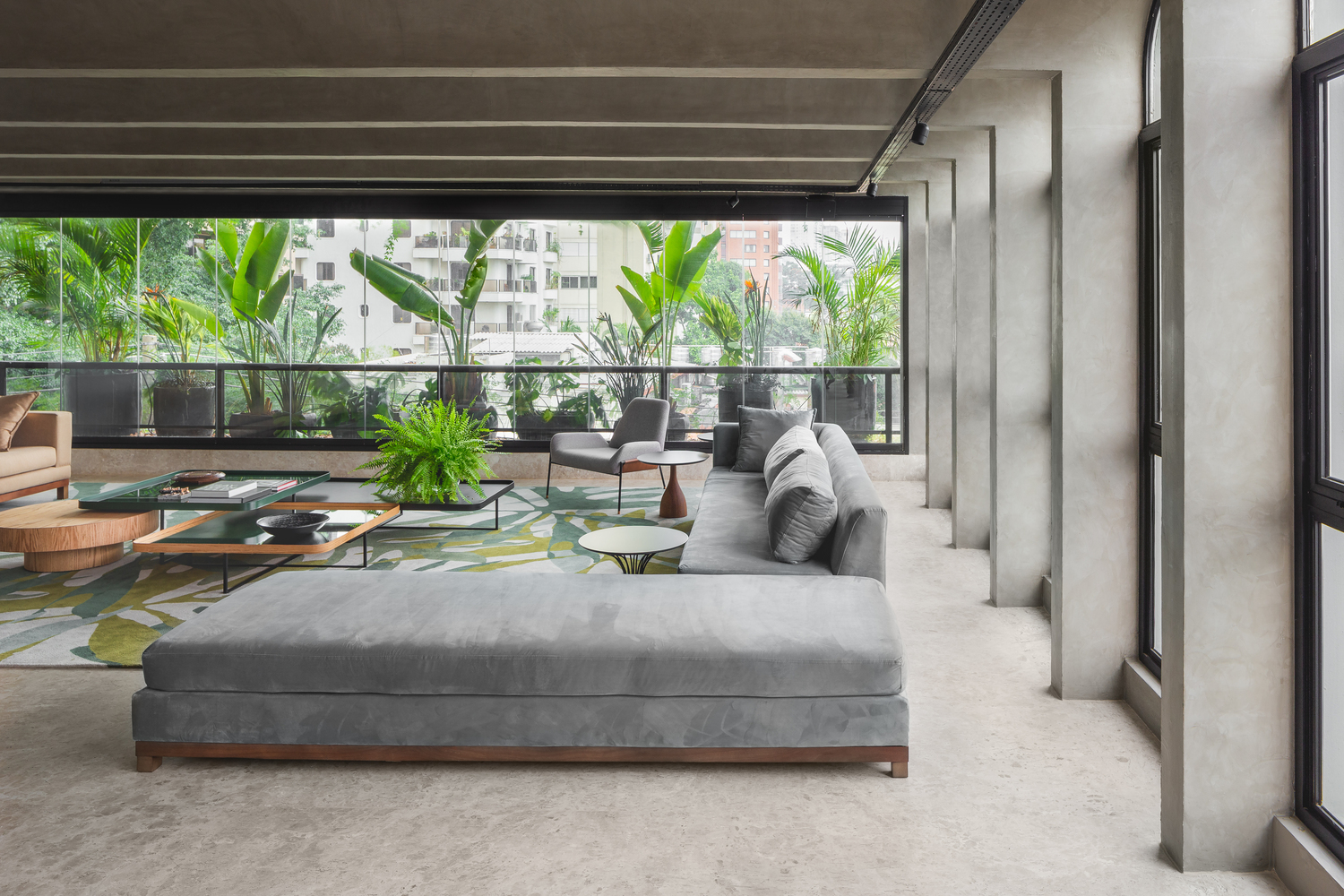 Gallery of Tiny Green Spaces in Brazilian Apartments - 13