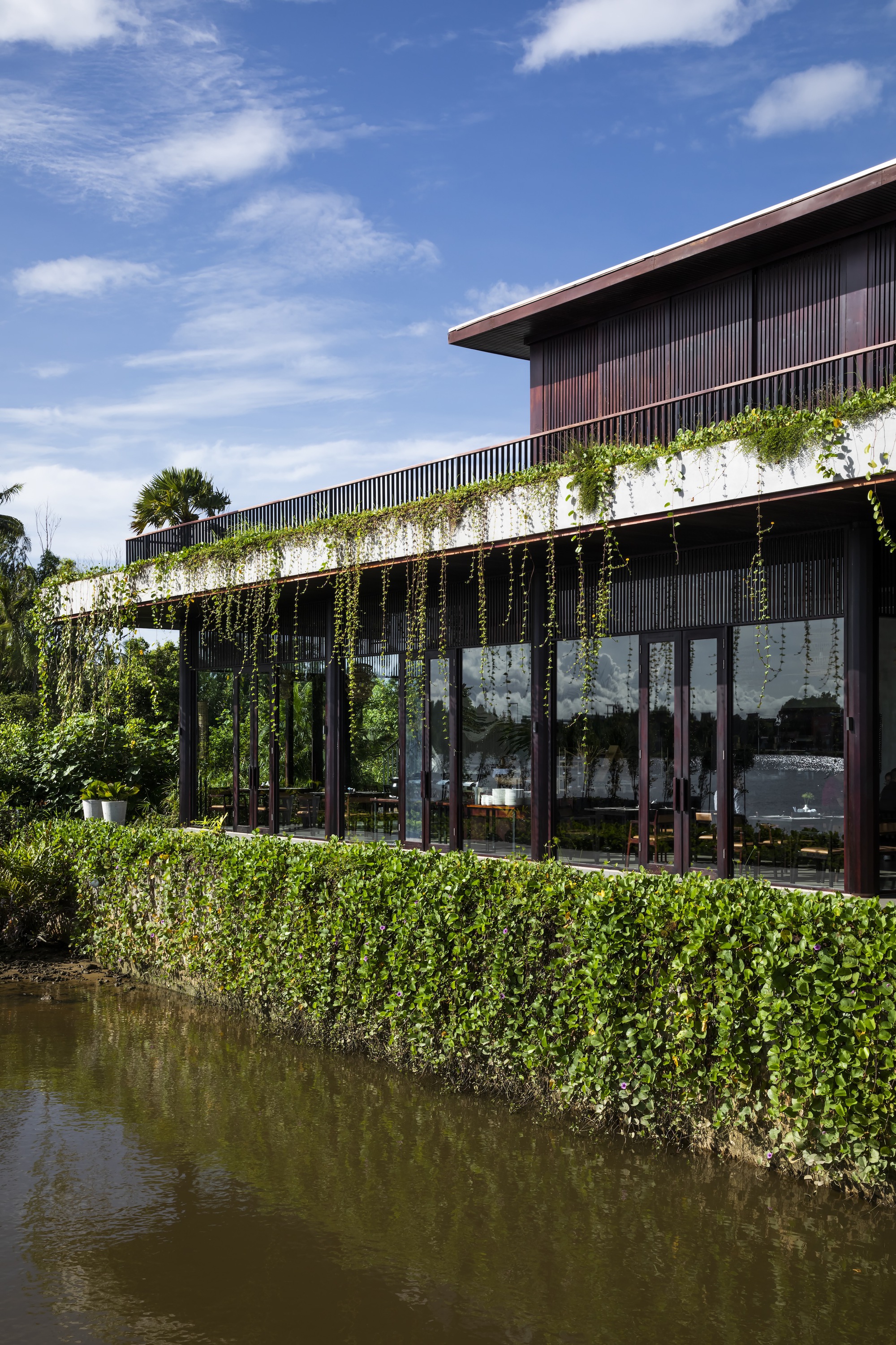 Gallery of Amber Kampot Resort / Bloom Architecture - 7