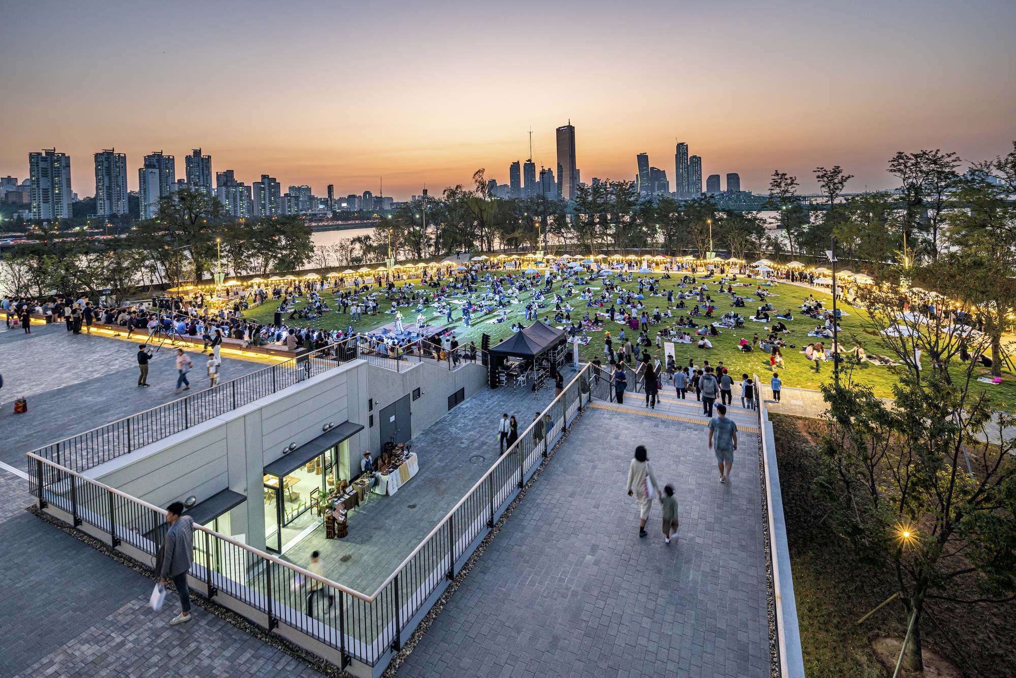 Gallery of Nodeul Island Park / mmkplus - 23