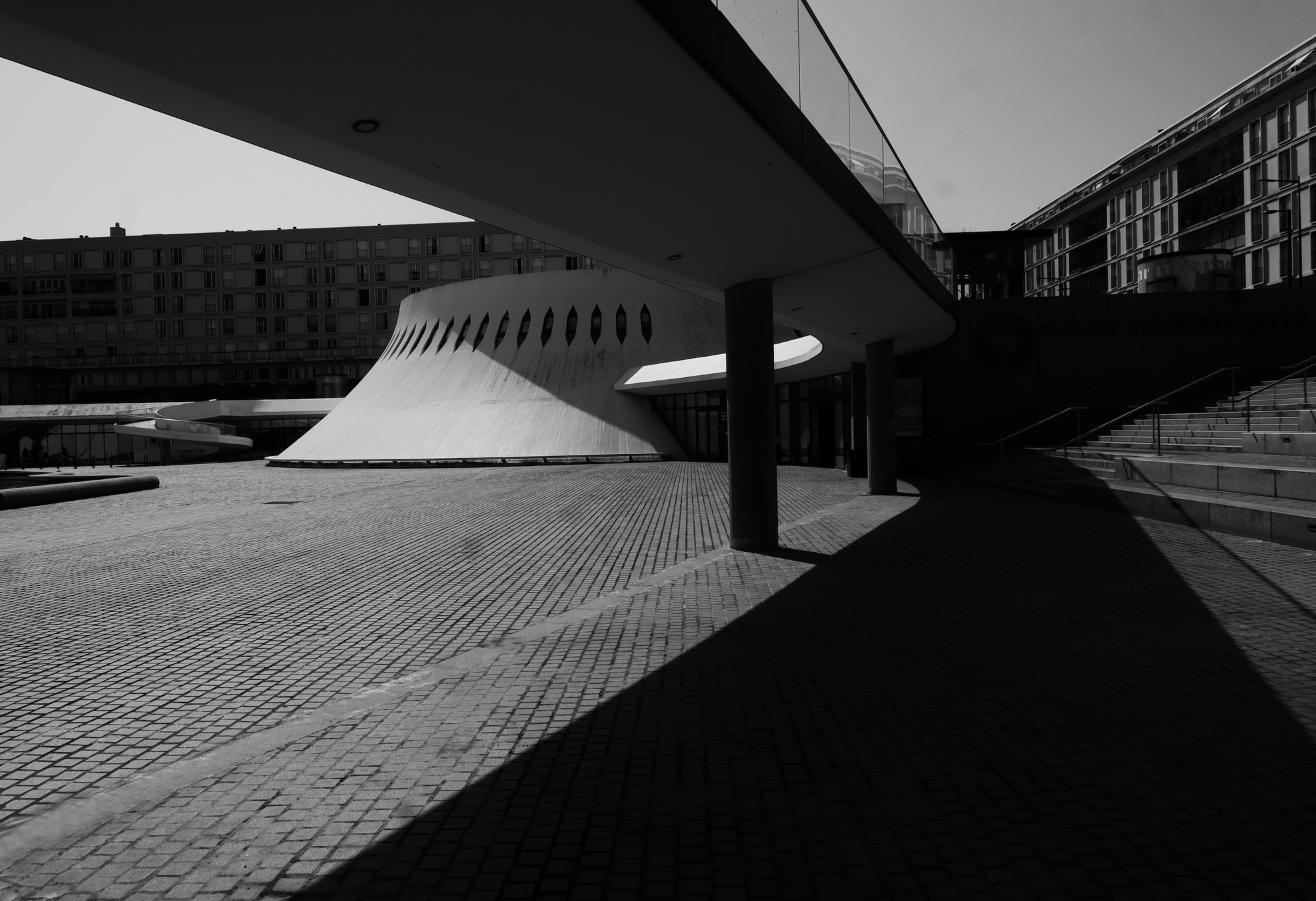 Gallery of Espace Oscar Niemeyer in Le Havre, Through Paul Clemence’s ...