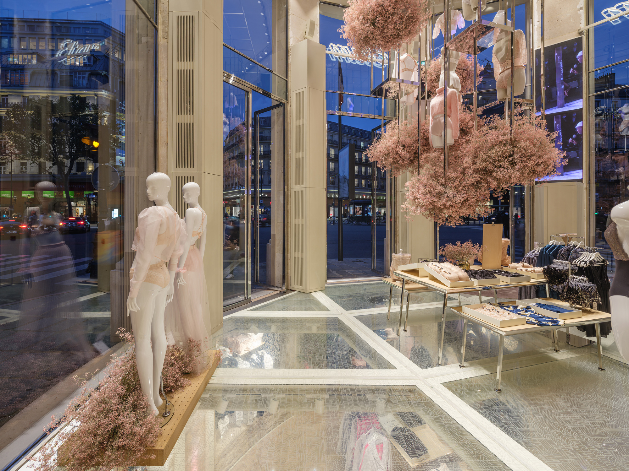 Gallery of Etam Paris Store / MVRDV - 16