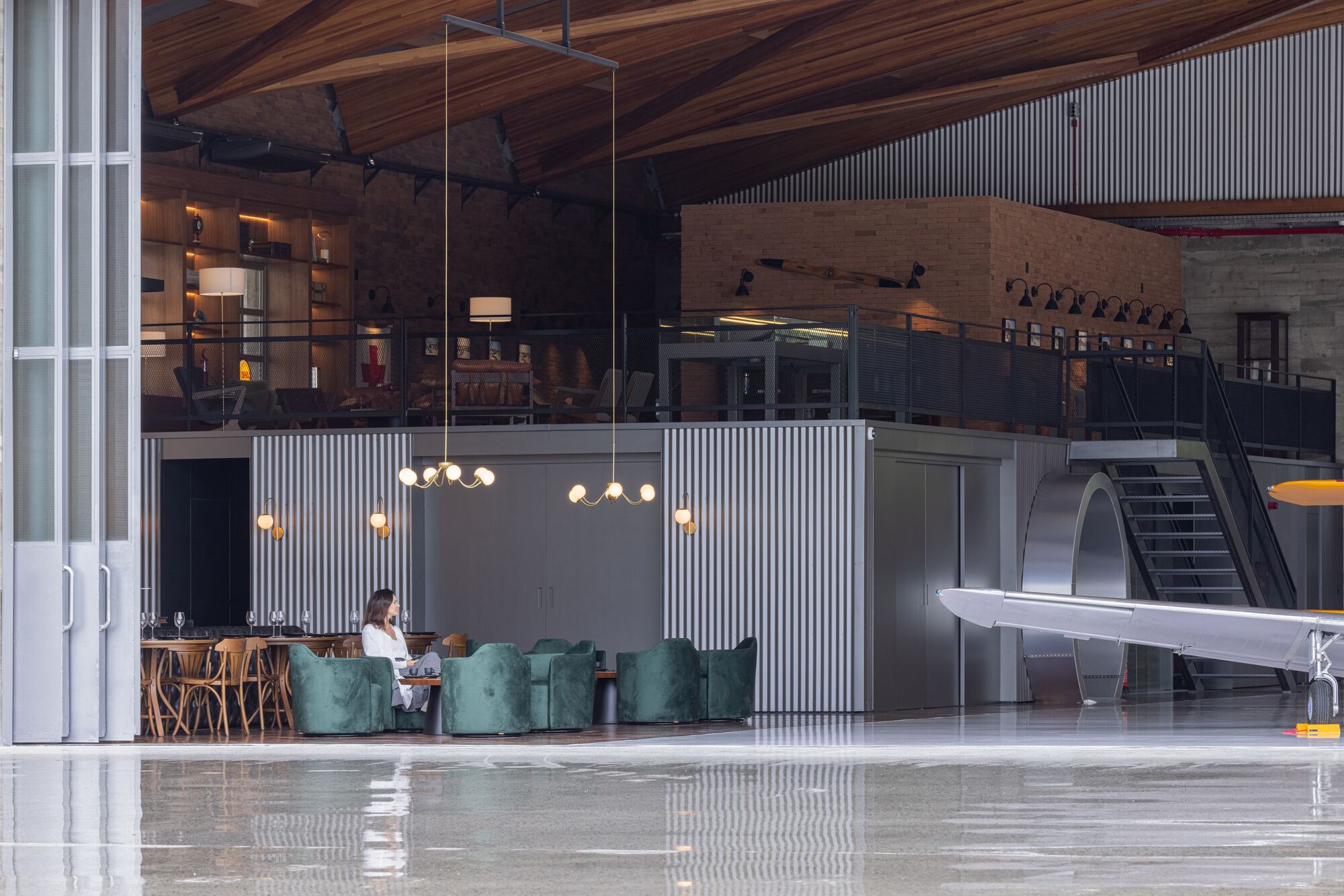 Galeria de Hangar Museu / Nola Arquitetura - 11