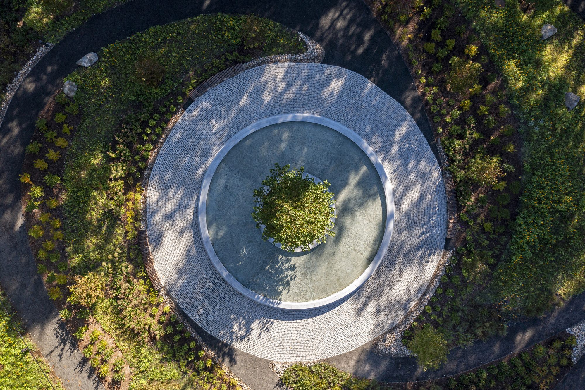 Gallery of The Clearing Memorial / SWA Group - 8