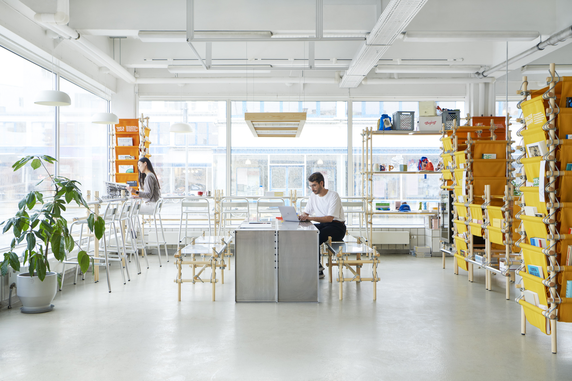 SPACE10 rediseña sus oficinas en Copenhague para activar el espacio e integrar a la comunidad ...