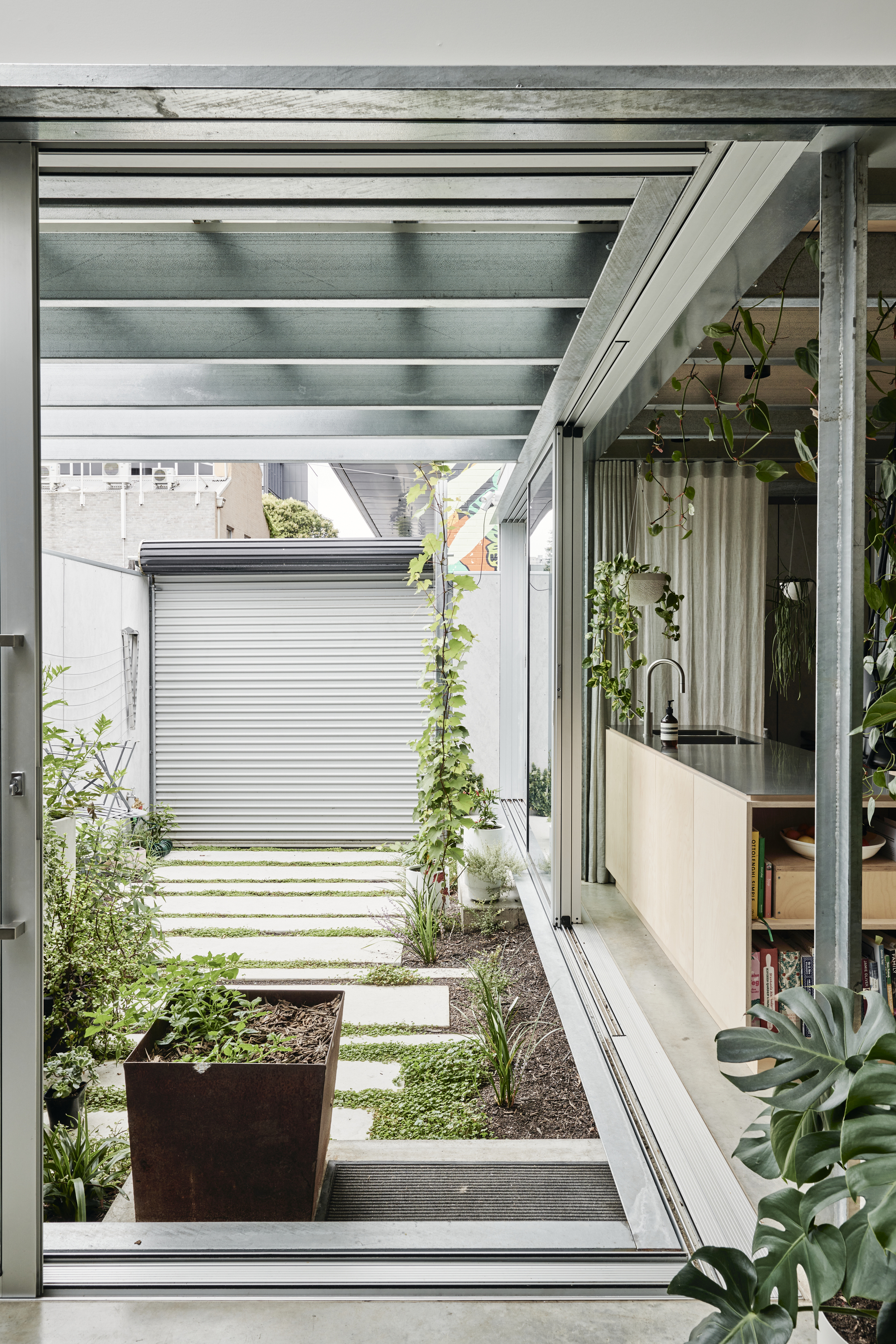 Gallery of That Old Chestnut House / FIGR Architecture & Design - 14
