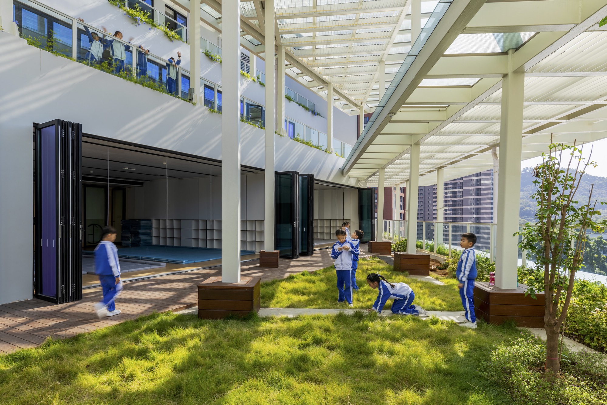 Gallery of SLF Primary and Secondary School / HIBINOSEKKEI + Youji no ...