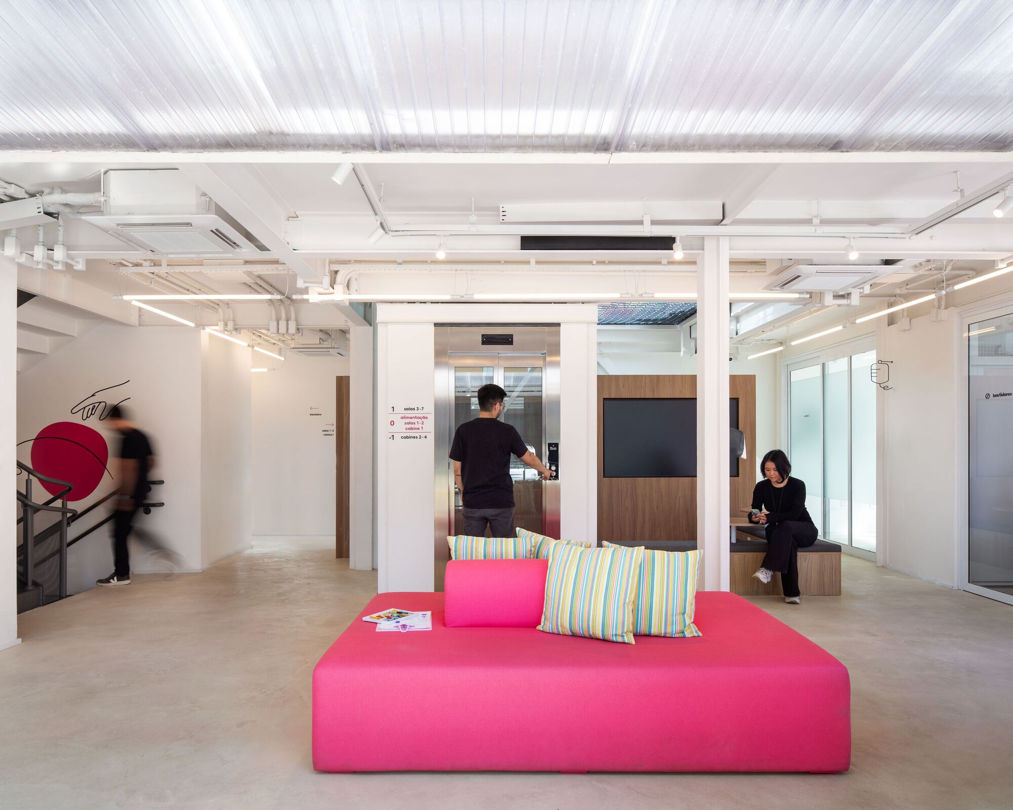 Gallery of Alice II Office / noak studio + ACR arquitetos associados - 8