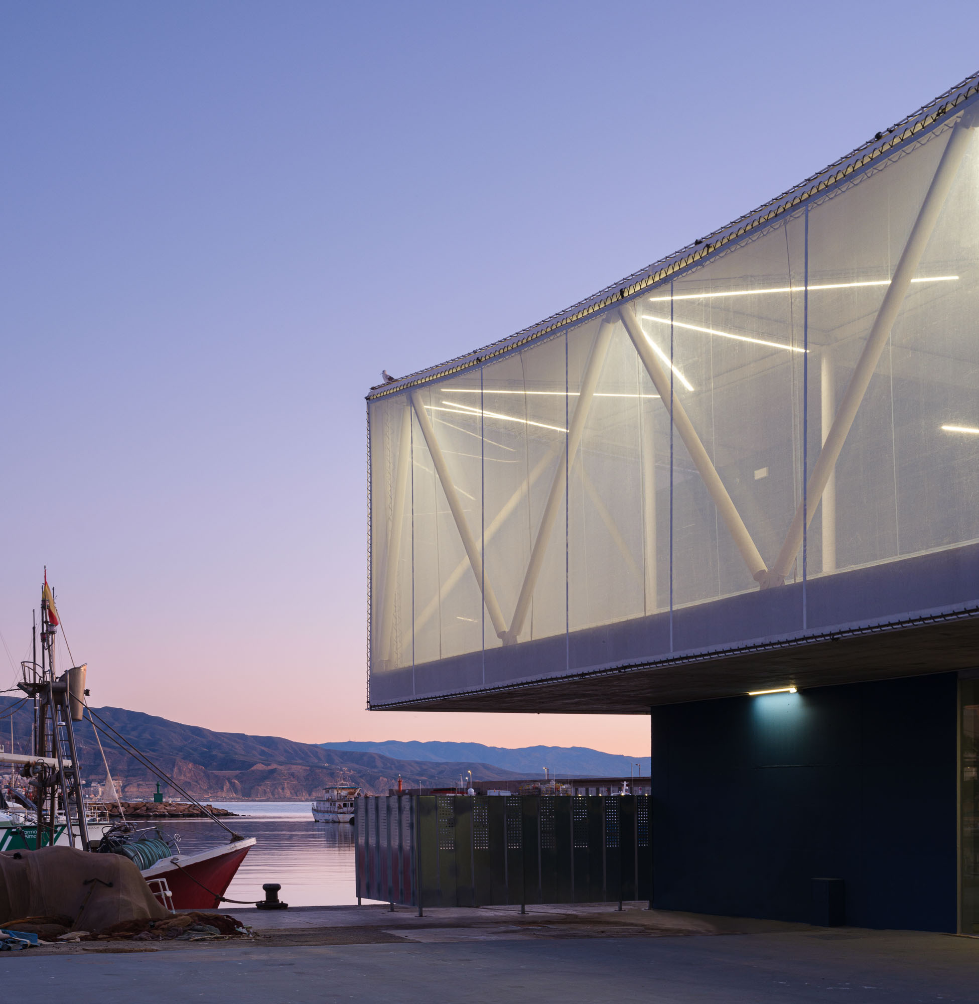 Gallery of Fishery Terminal Lonja De Pescado / Estudio Acta - 4