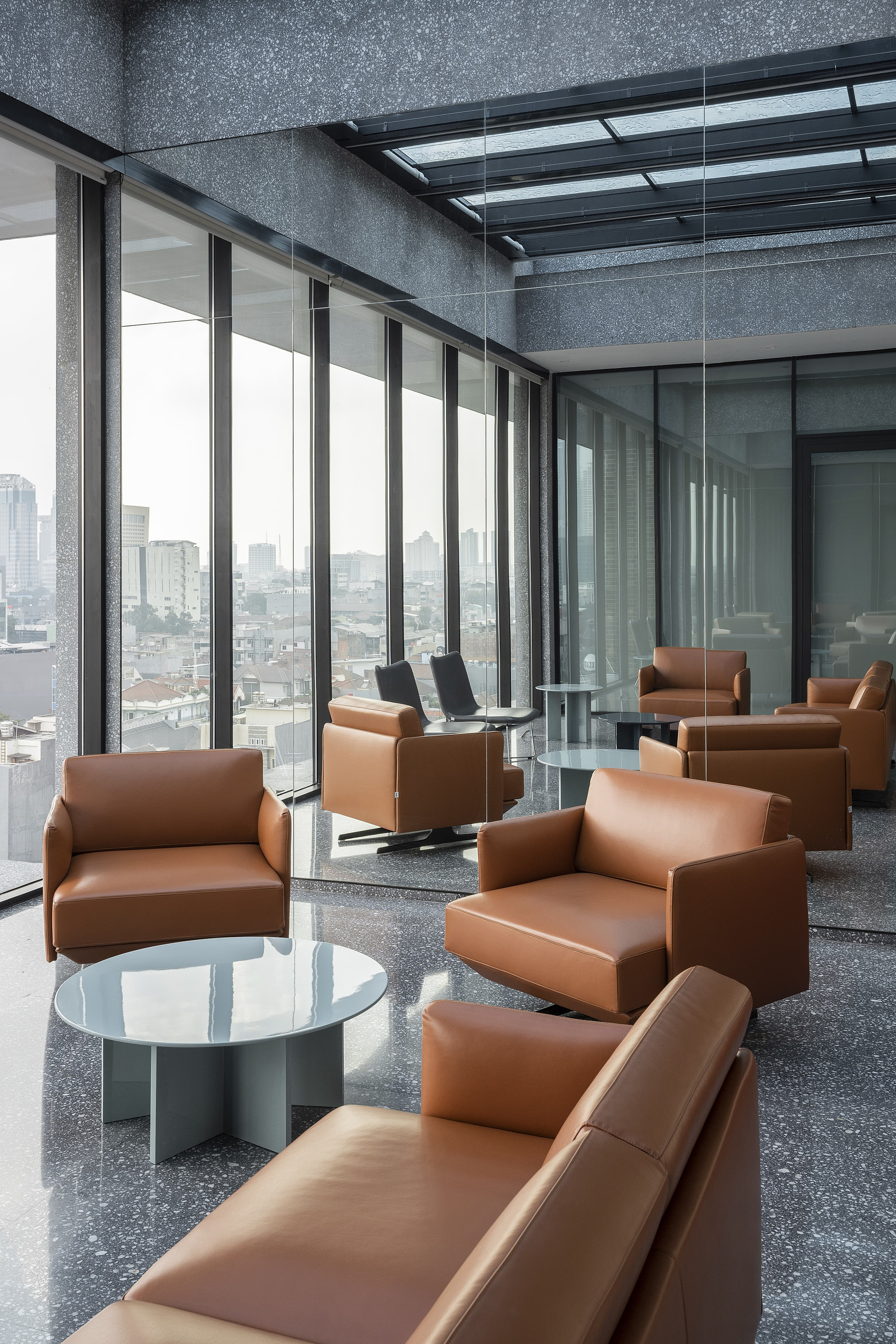 Gallery of Tigermandiri Office Building / Csutoras & Liando - 17