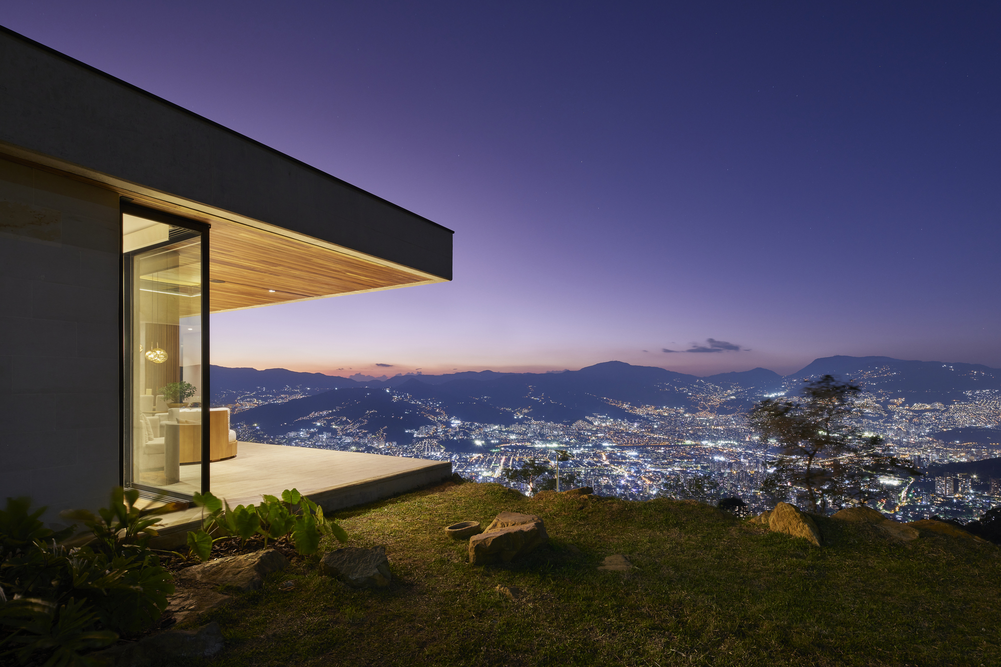 Galería de Casa Balcón / Bassico Arquitectos - 23