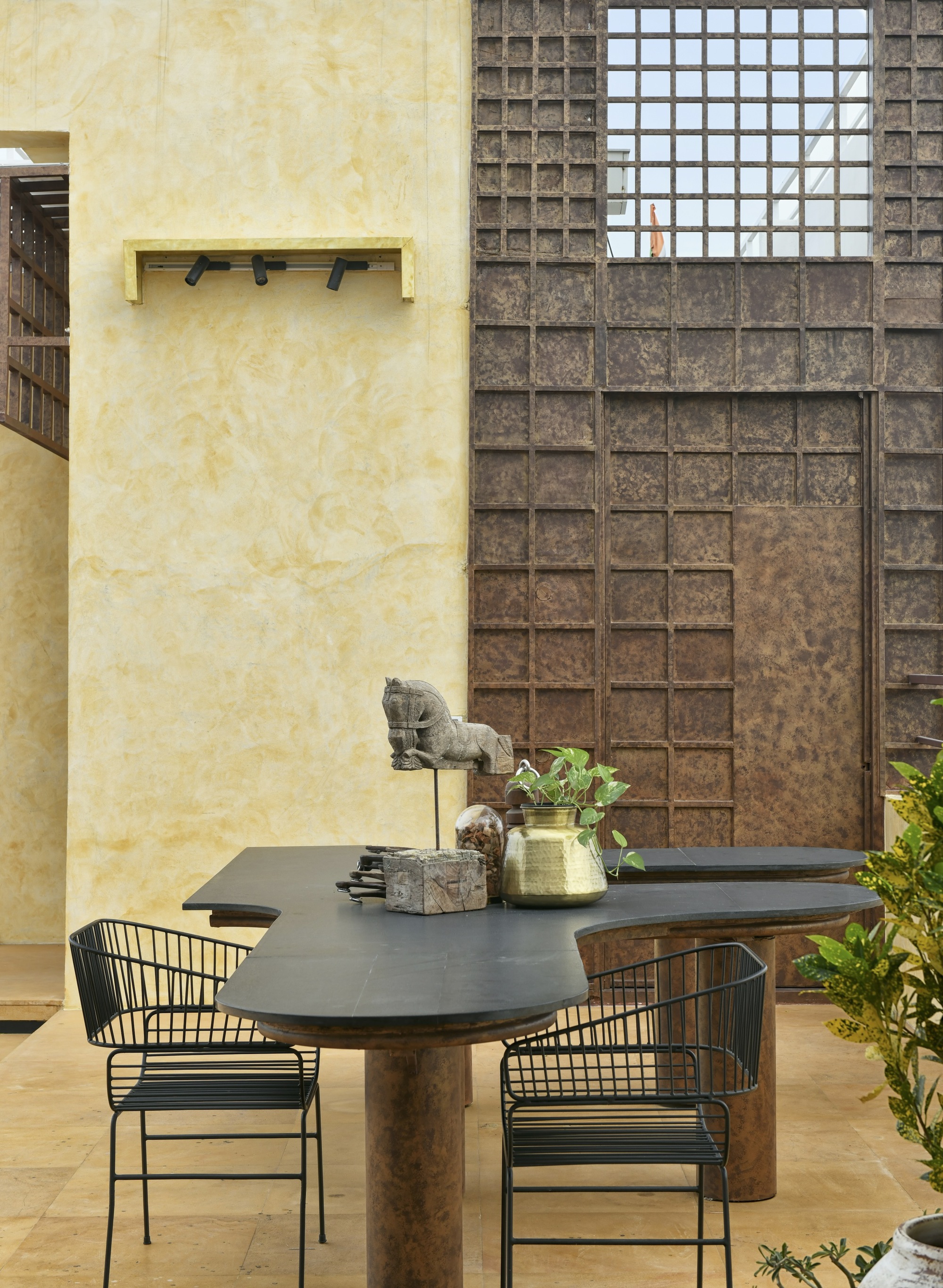 Gallery of Dusk House / naav studio - 7