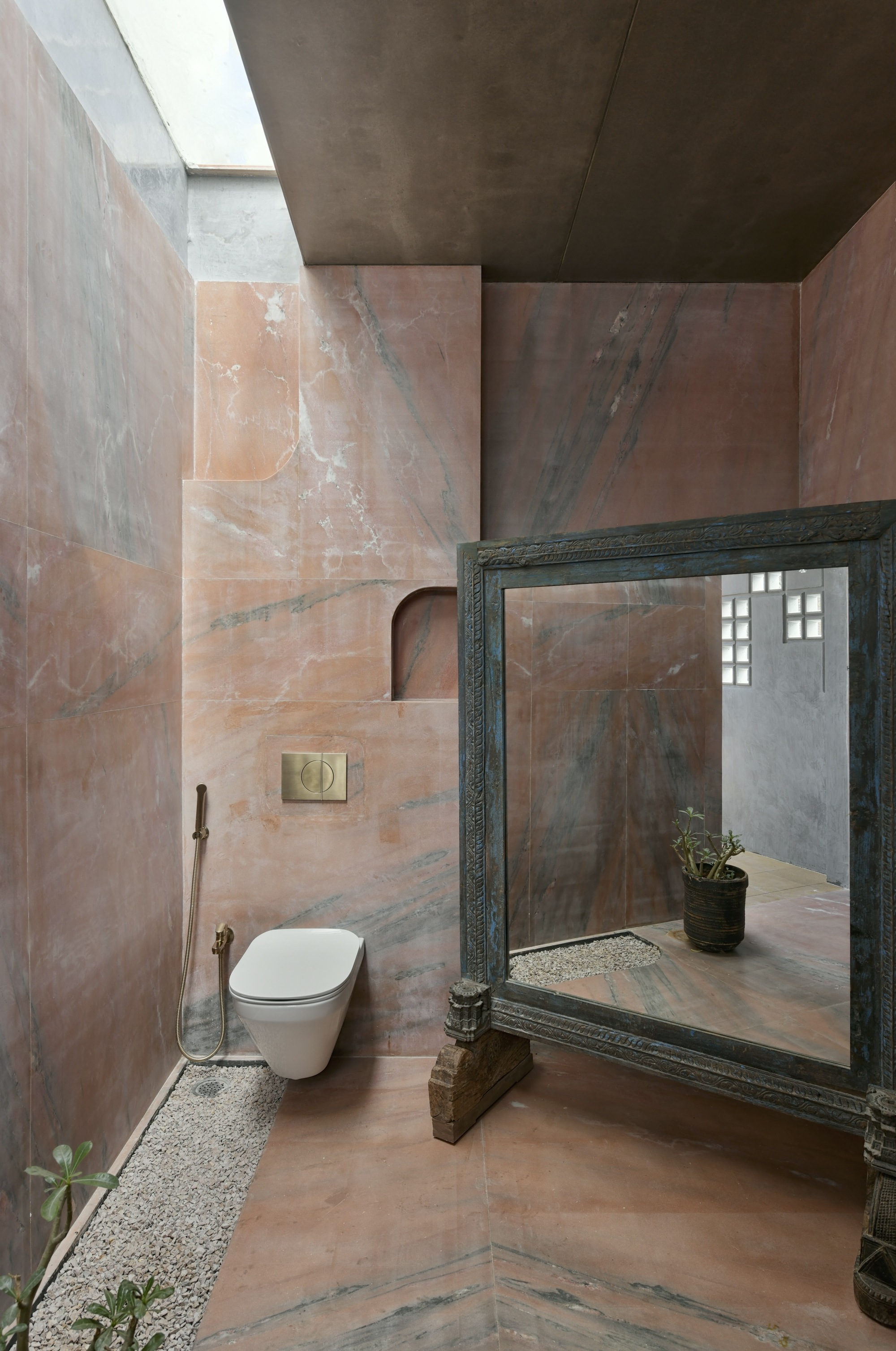 Gallery of Dusk House / naav studio - 6