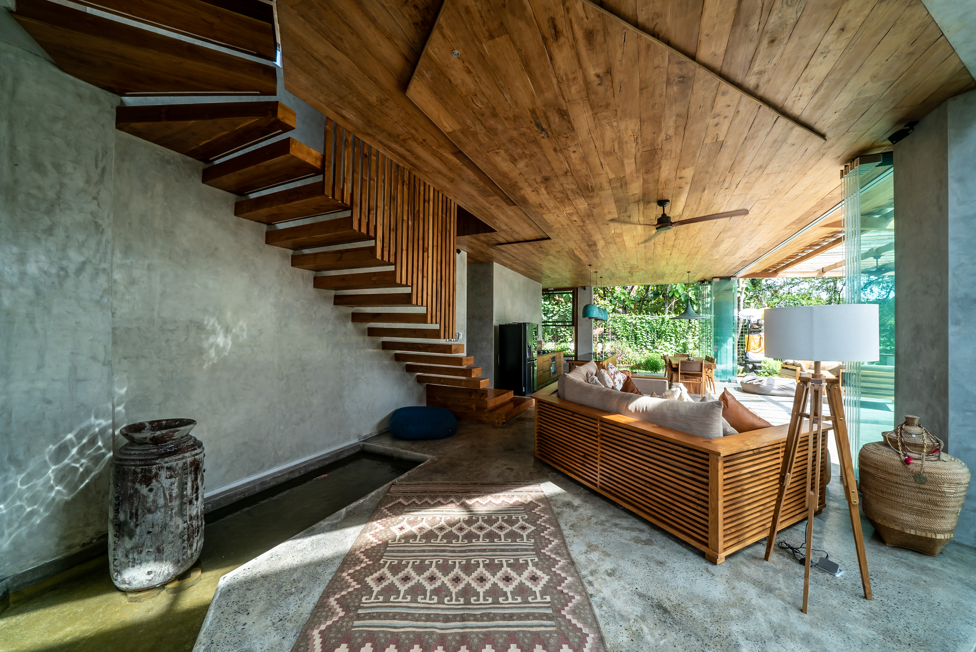 Galeria de Casa BPE / Bali Gedeg Builders - 4