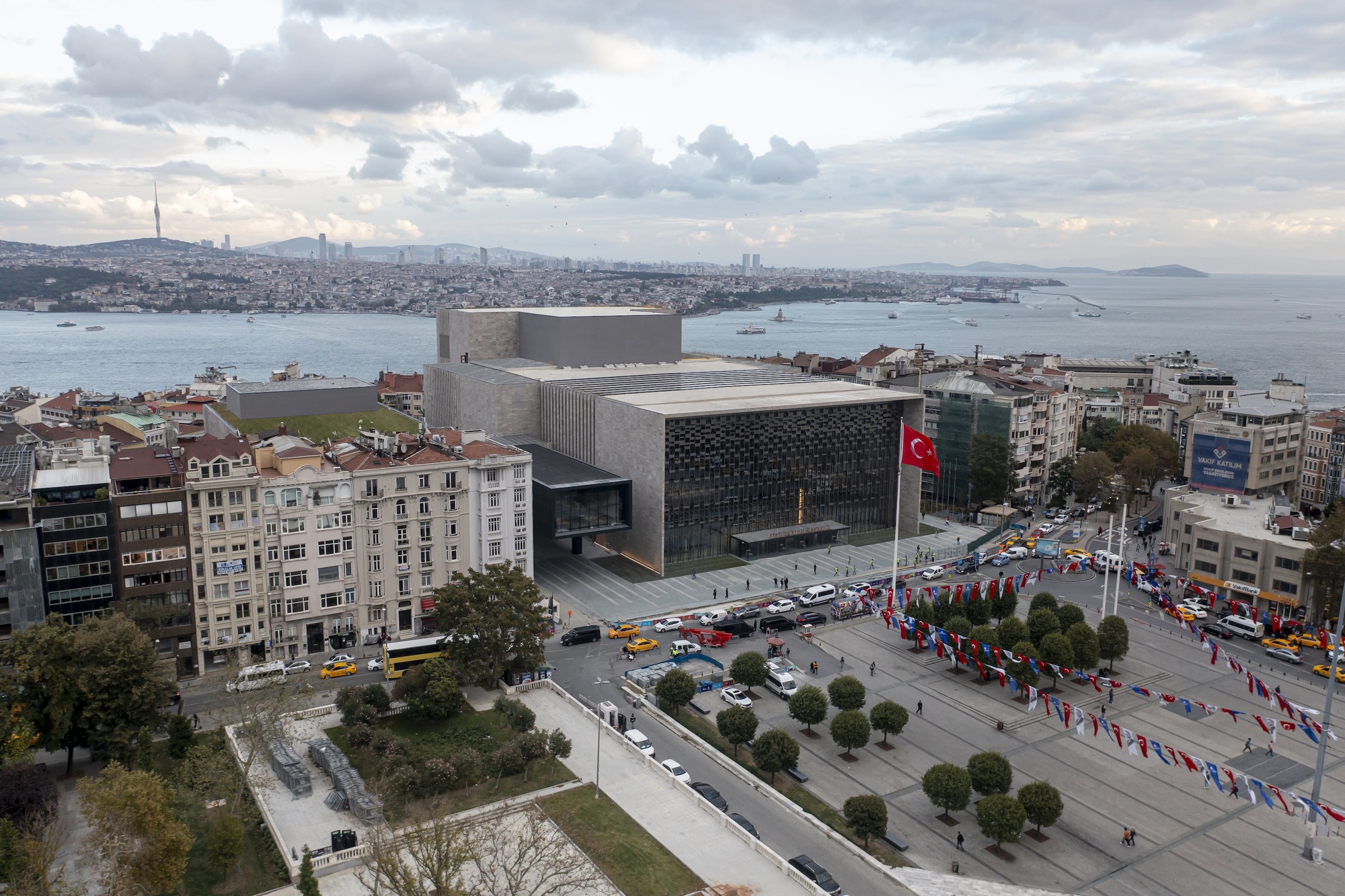 Gallery of Ataturk Cultural Center / Tabanlioglu Architects - 14