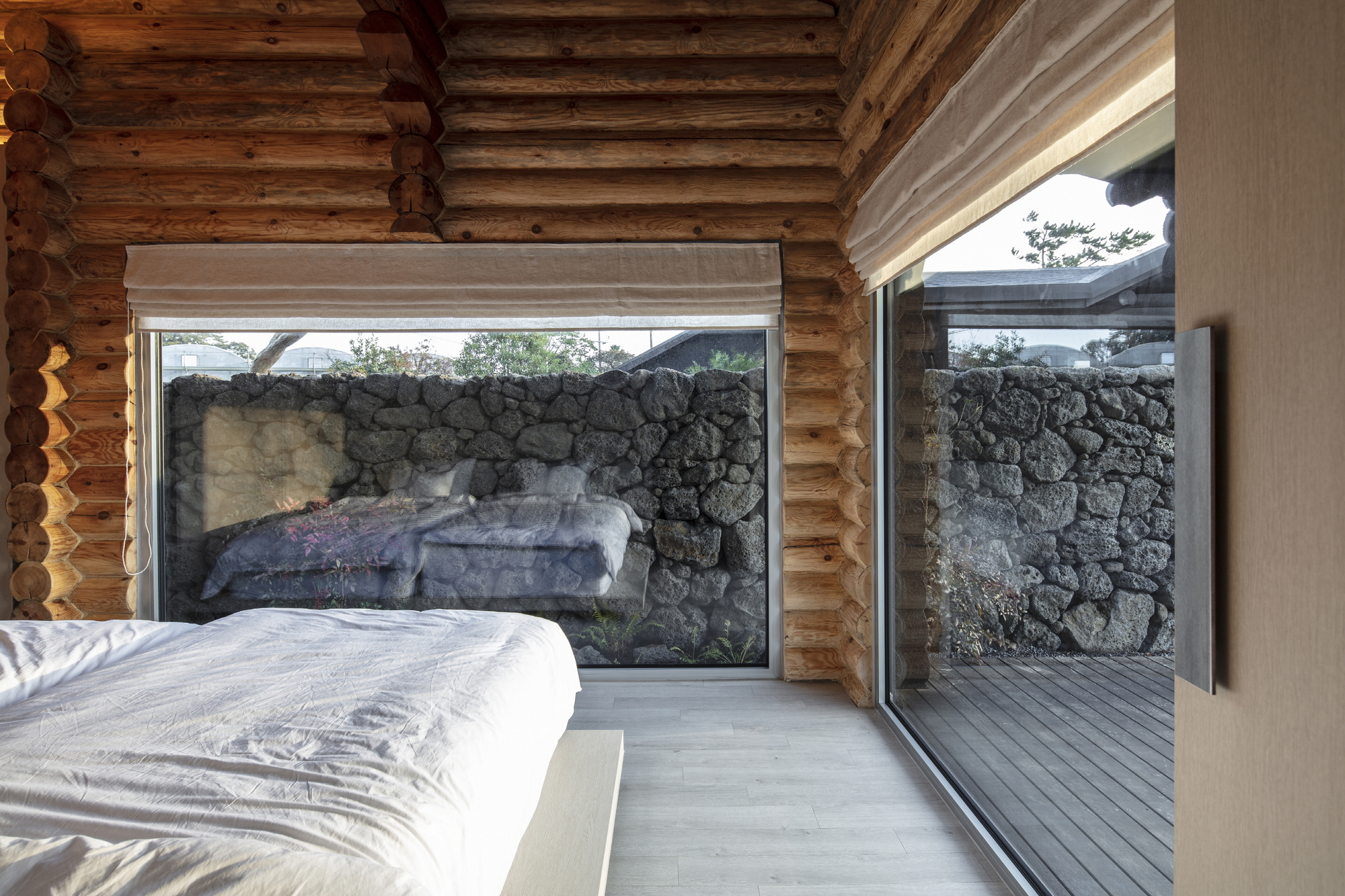 Gallery of Space of Muwi Stay / Atelier ITCH - 4