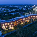 Ben Tre Hotel / Sanuki Daisuke architects | ArchDaily