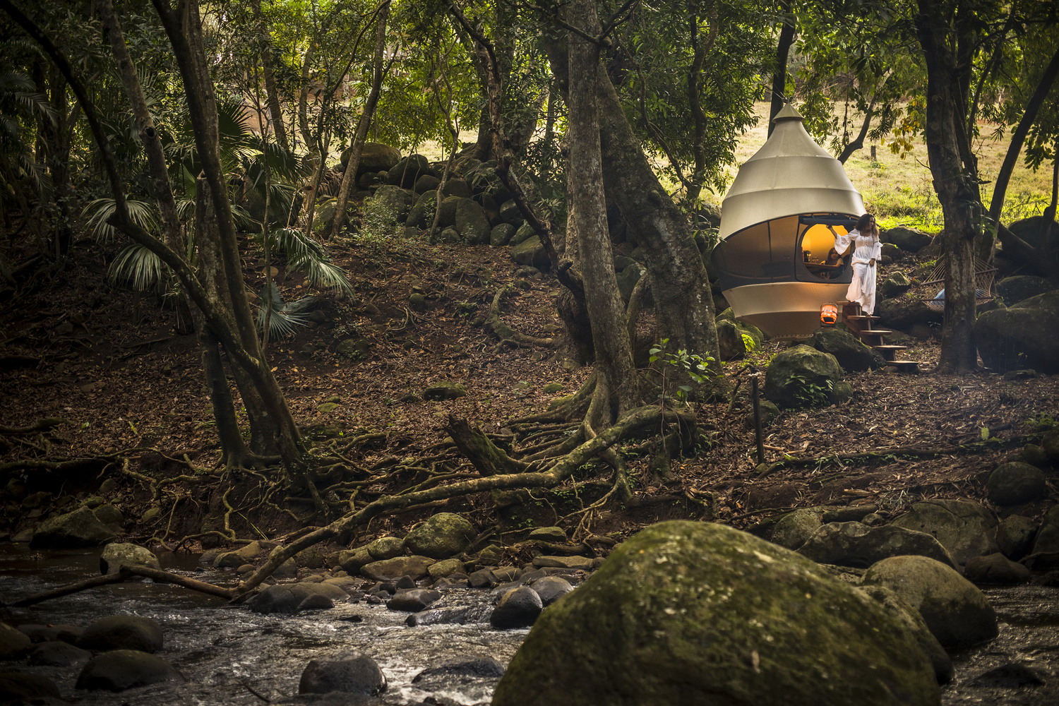 Gallery of Living in Pods: The Charm of Minimal and Portable Housing - 5