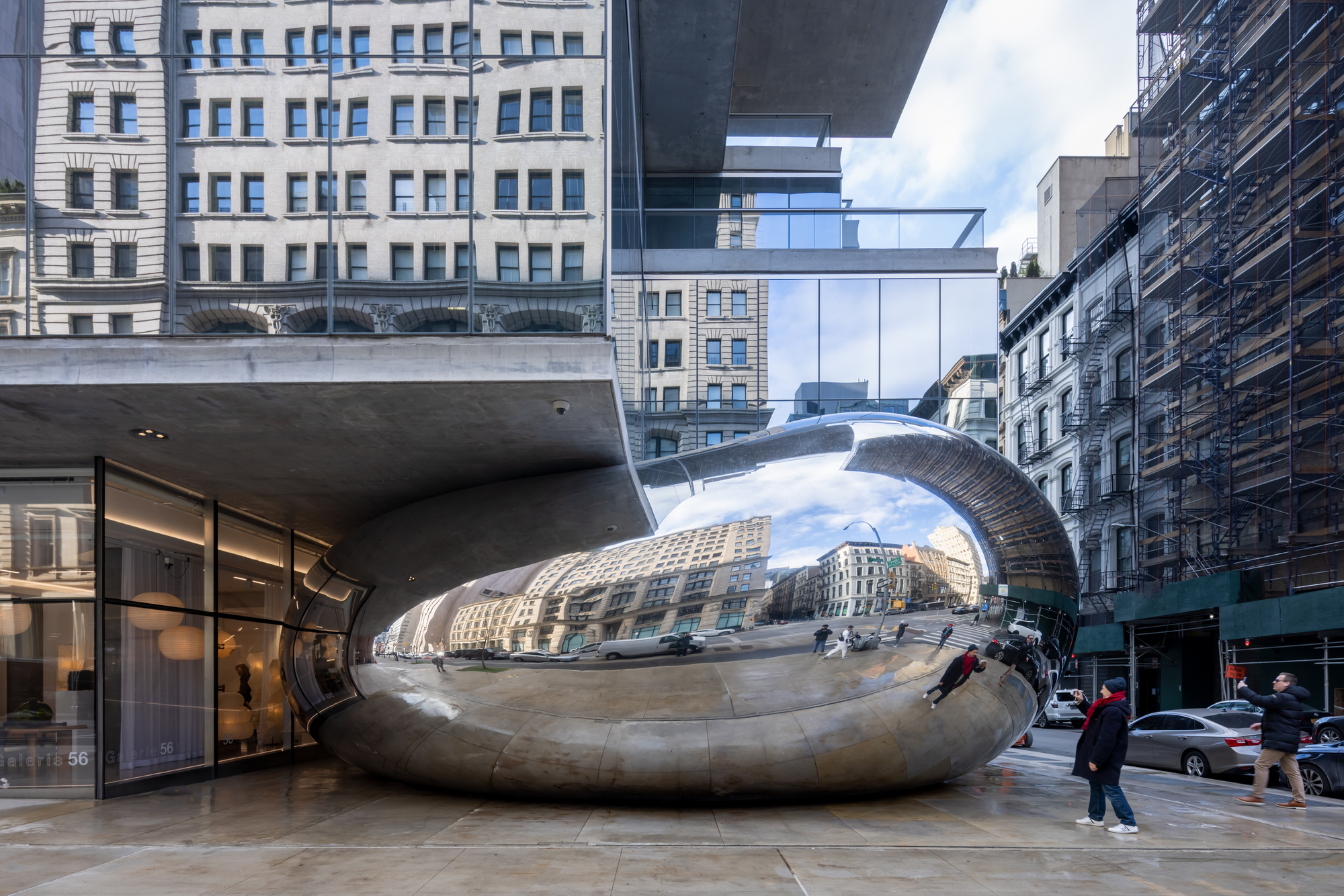 Gallery of Anish Kapoor Unveils His First Permanent Public Artwork in New York City - 4