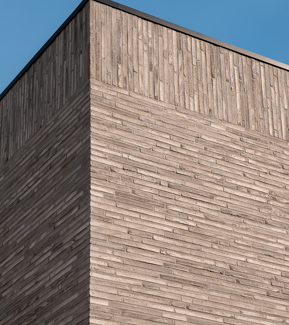 Gallery of Using Waterstruck Bricks as a Design Feature - 10