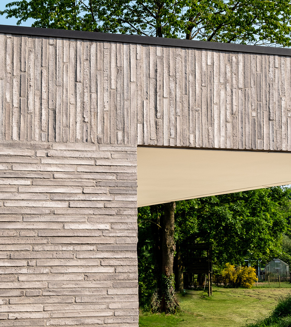 Gallery of Using Waterstruck Bricks as a Design Feature - 5