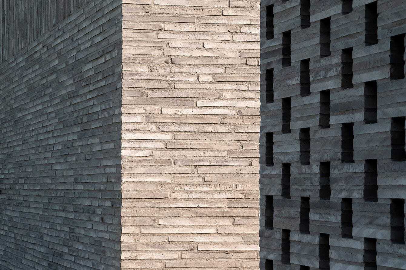 Gallery of Using Waterstruck Bricks as a Design Feature - 8