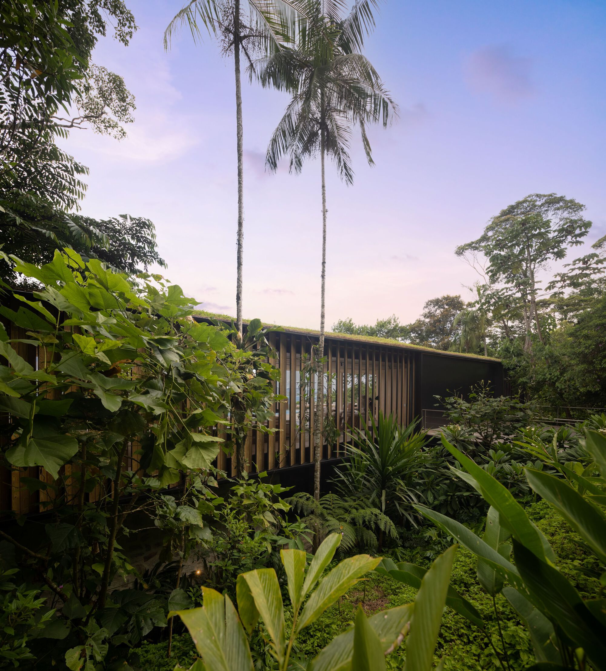 Gallery of LAB House / Studio Arthur Casas - 9