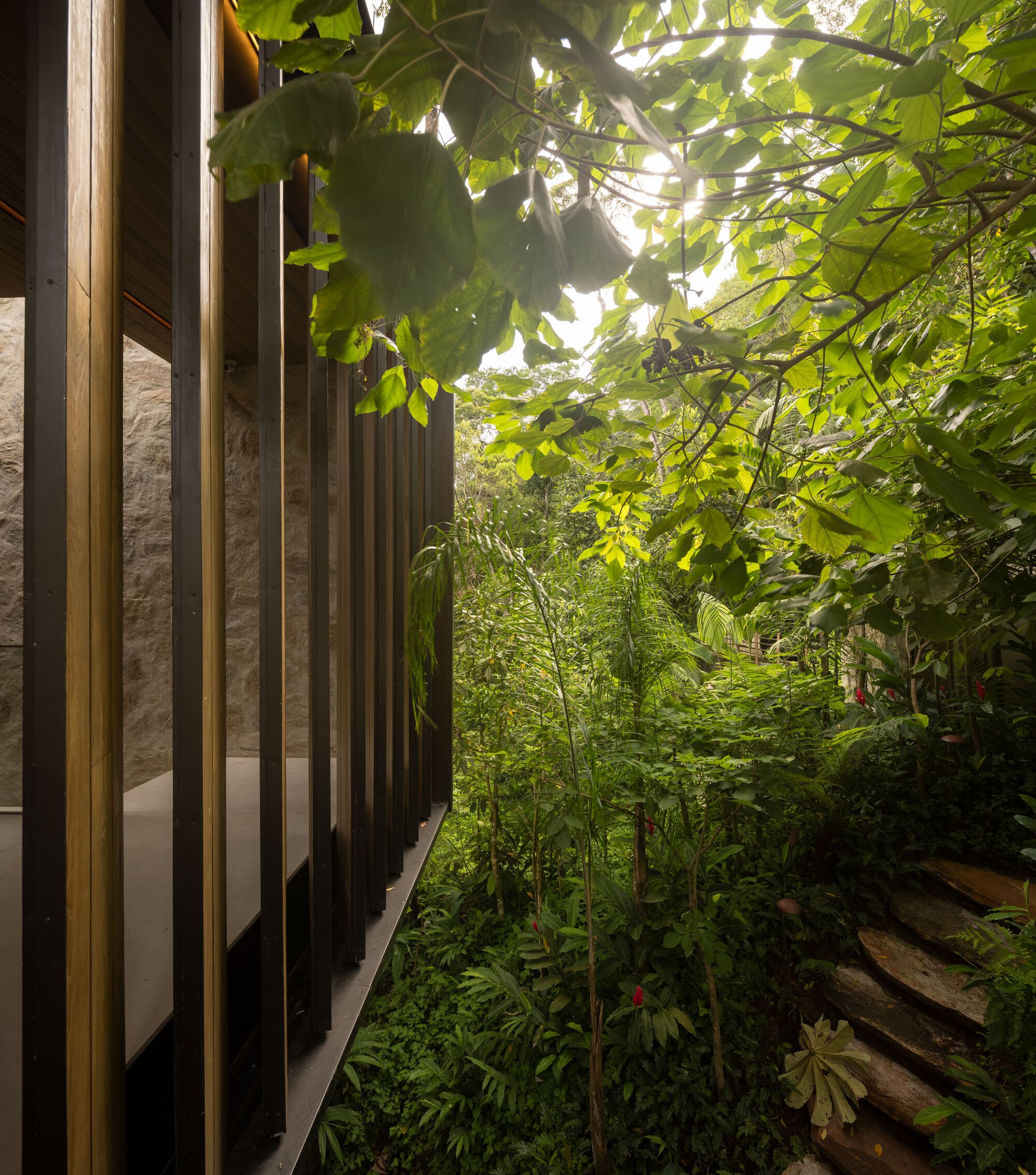 Gallery of LAB House / Studio Arthur Casas - 10