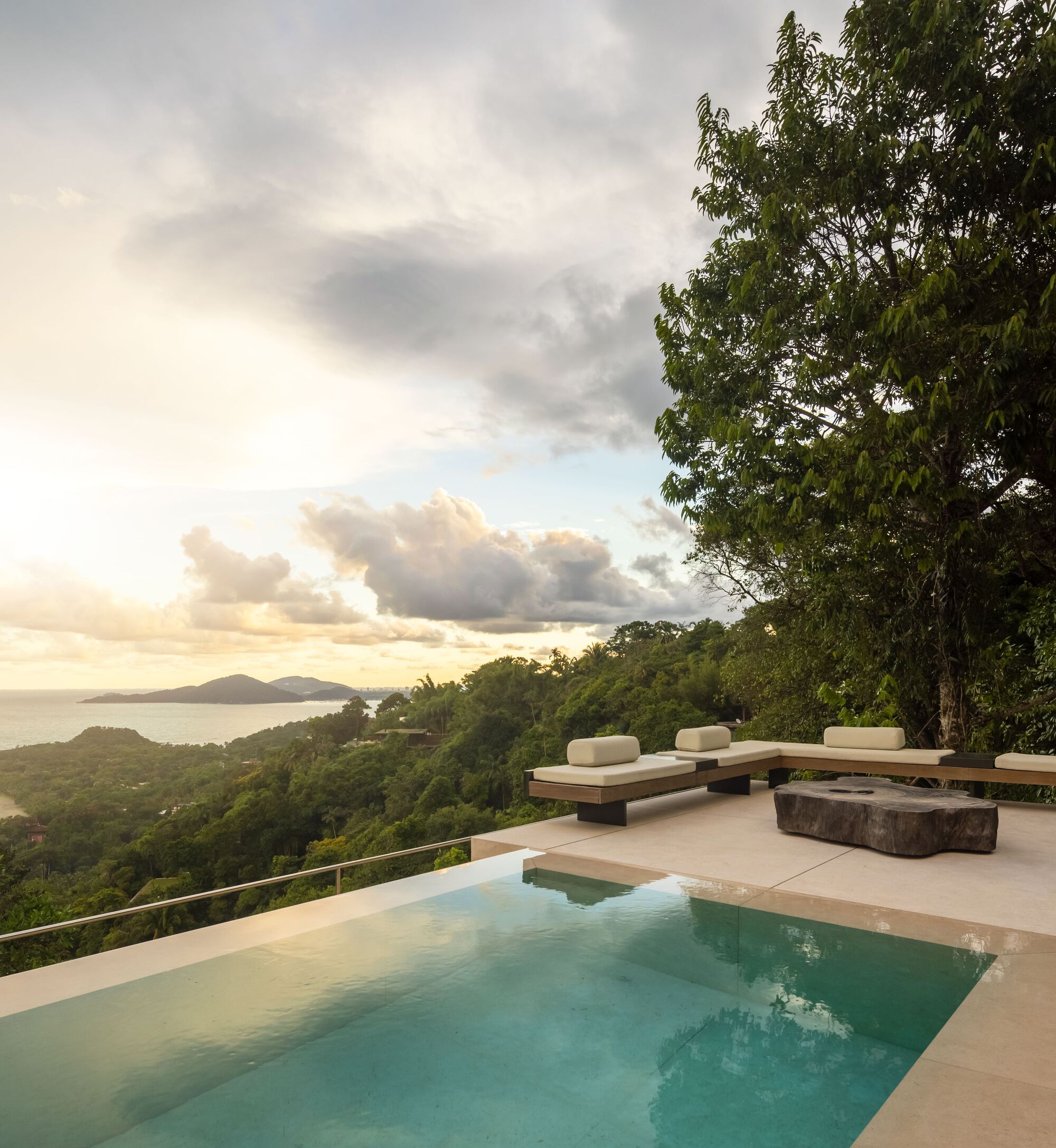 Gallery of LAB House / Studio Arthur Casas - 25