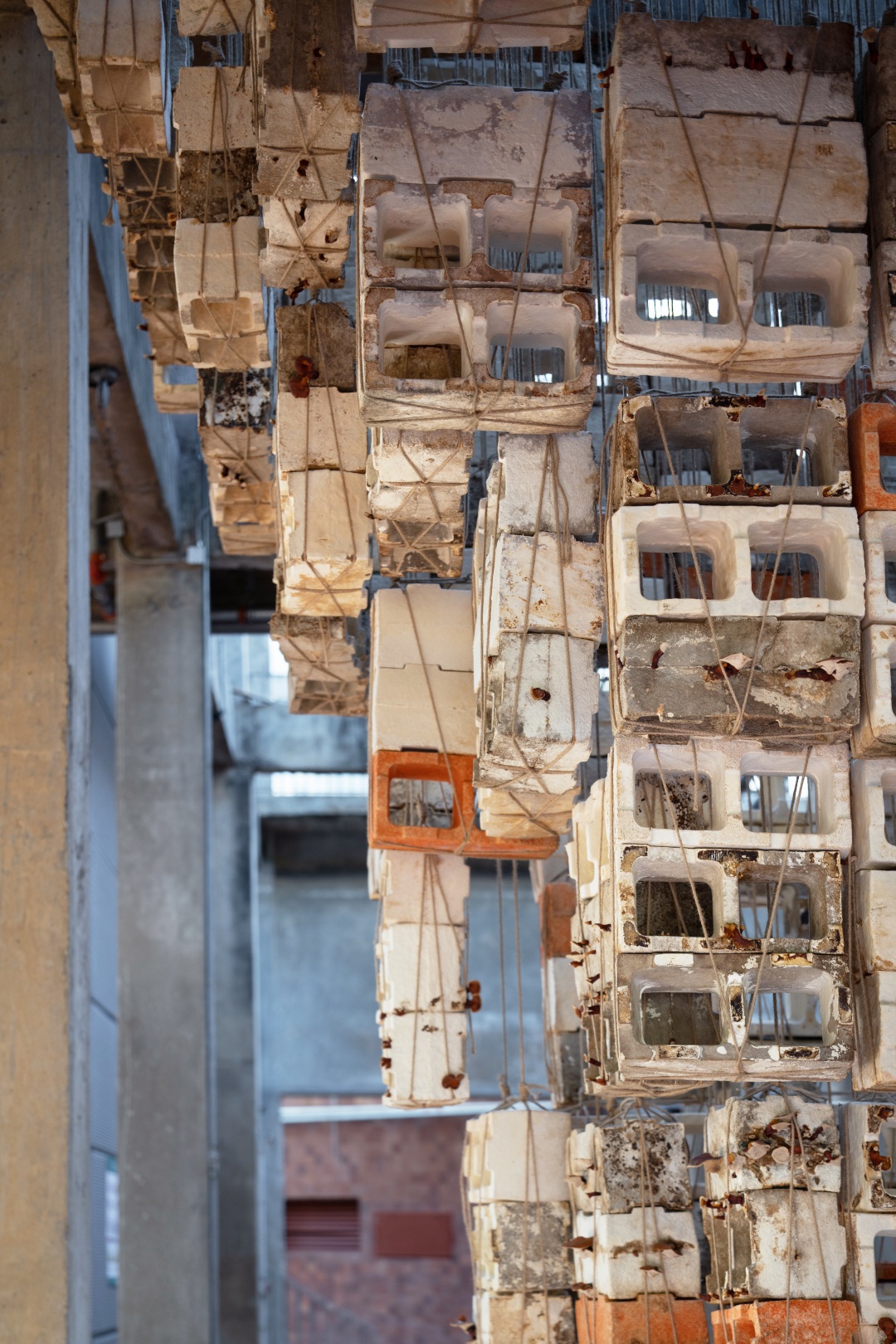 Gallery of Inverted Architecture Installation / Studio Link-Arc - 14