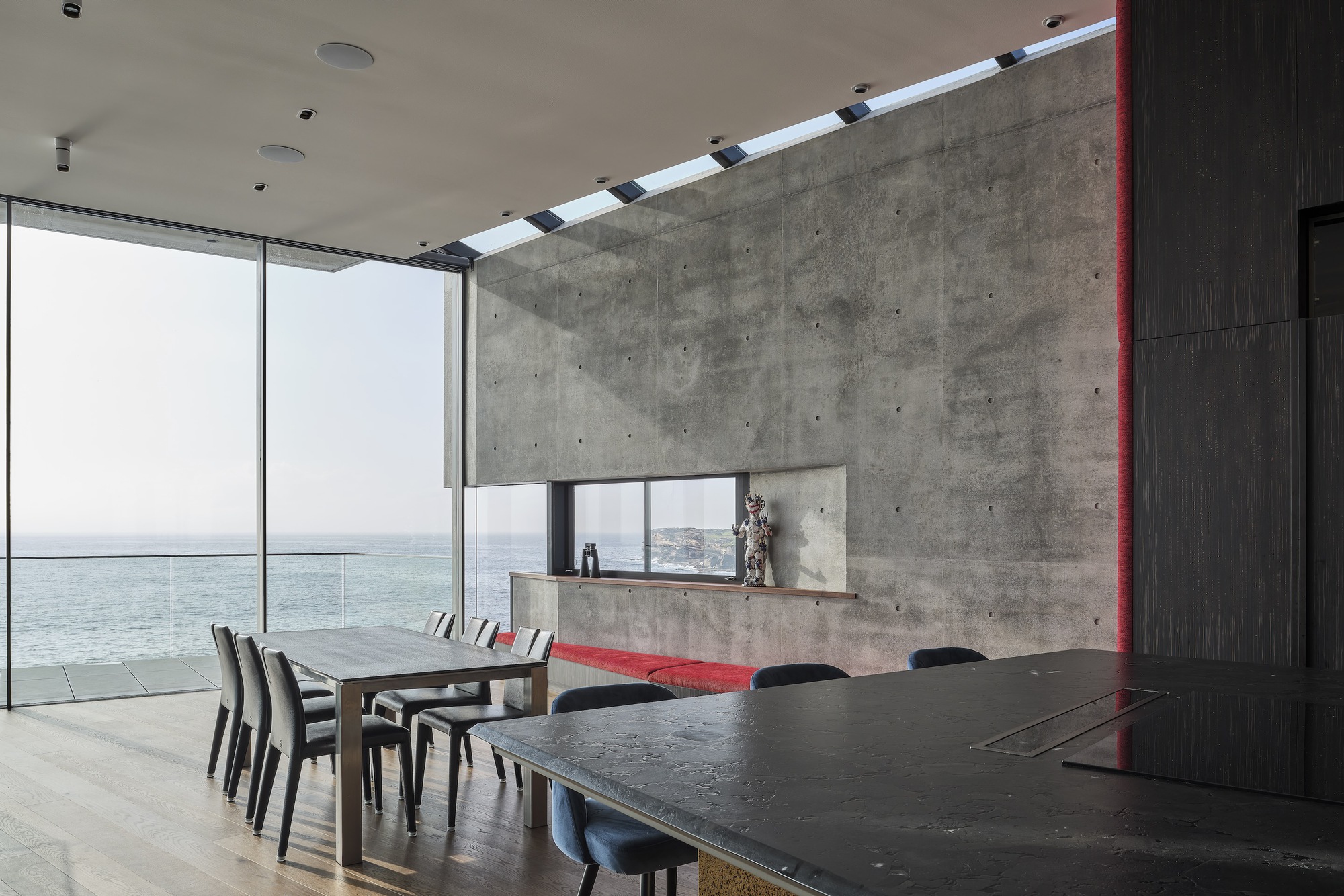 Gallery of Ravine House / ROAr - 21