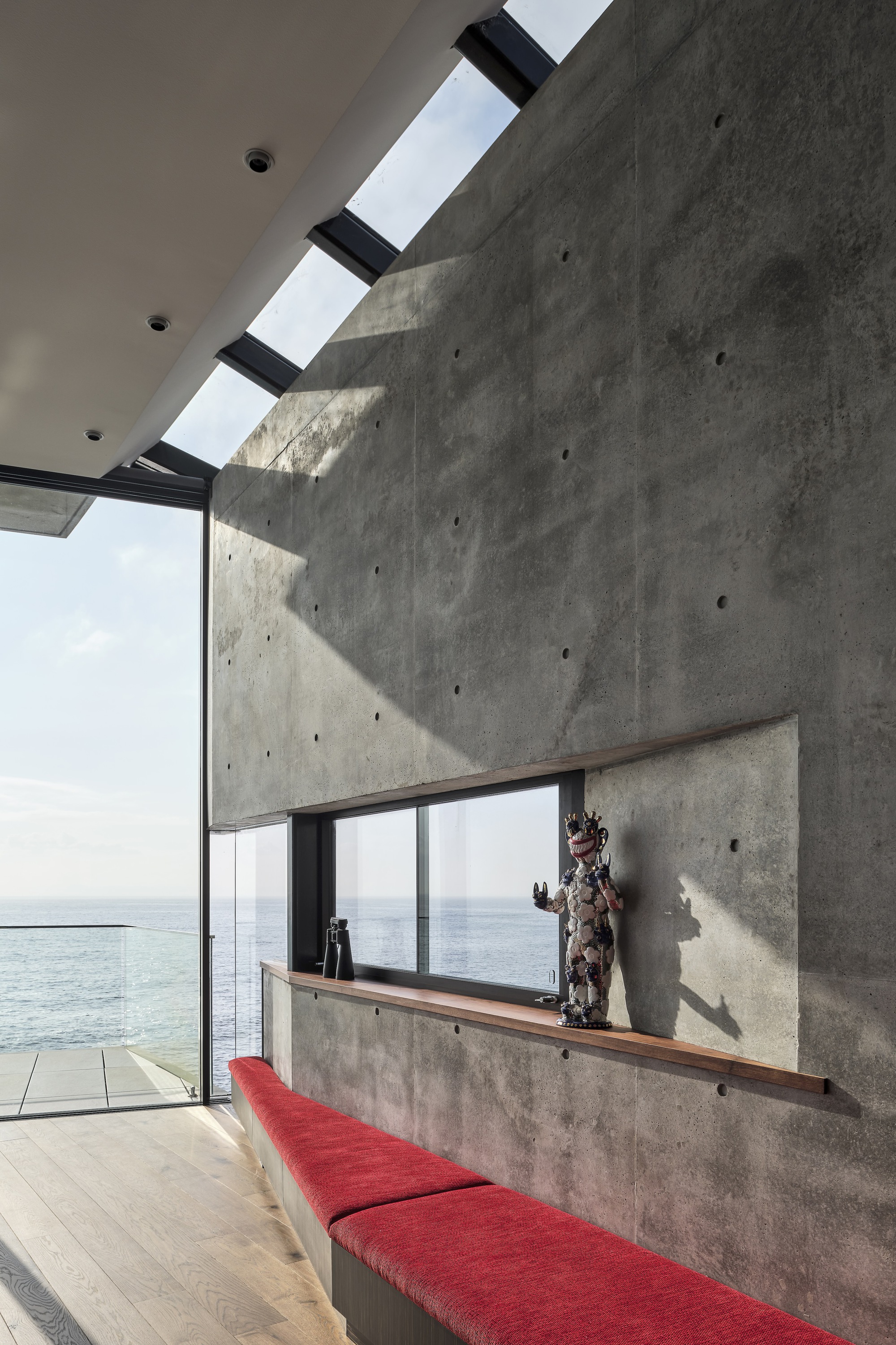 Gallery of Ravine House / ROAr - 23