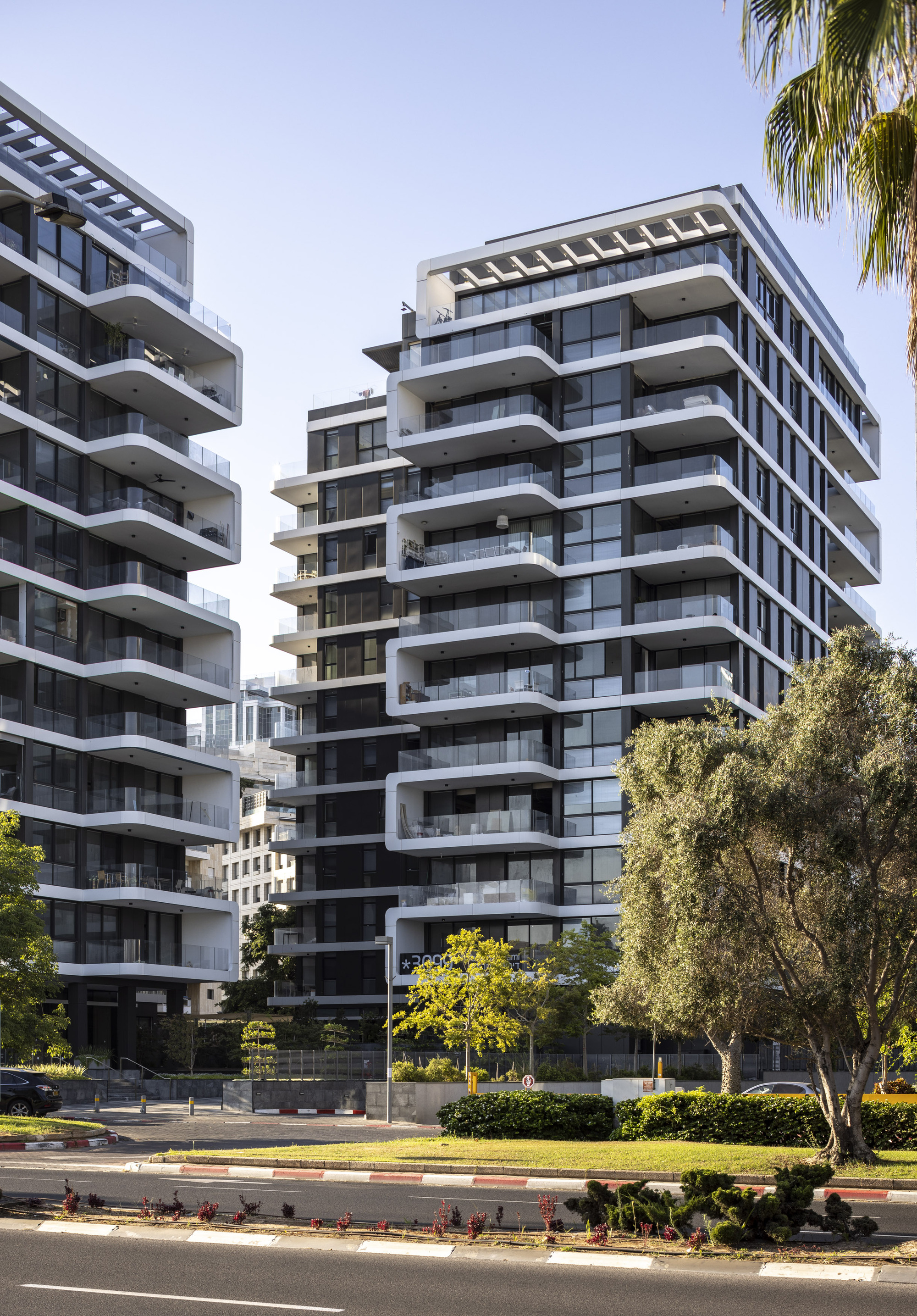 Gallery of Philharmonica Residential Building / Bar Orian Architects - 13