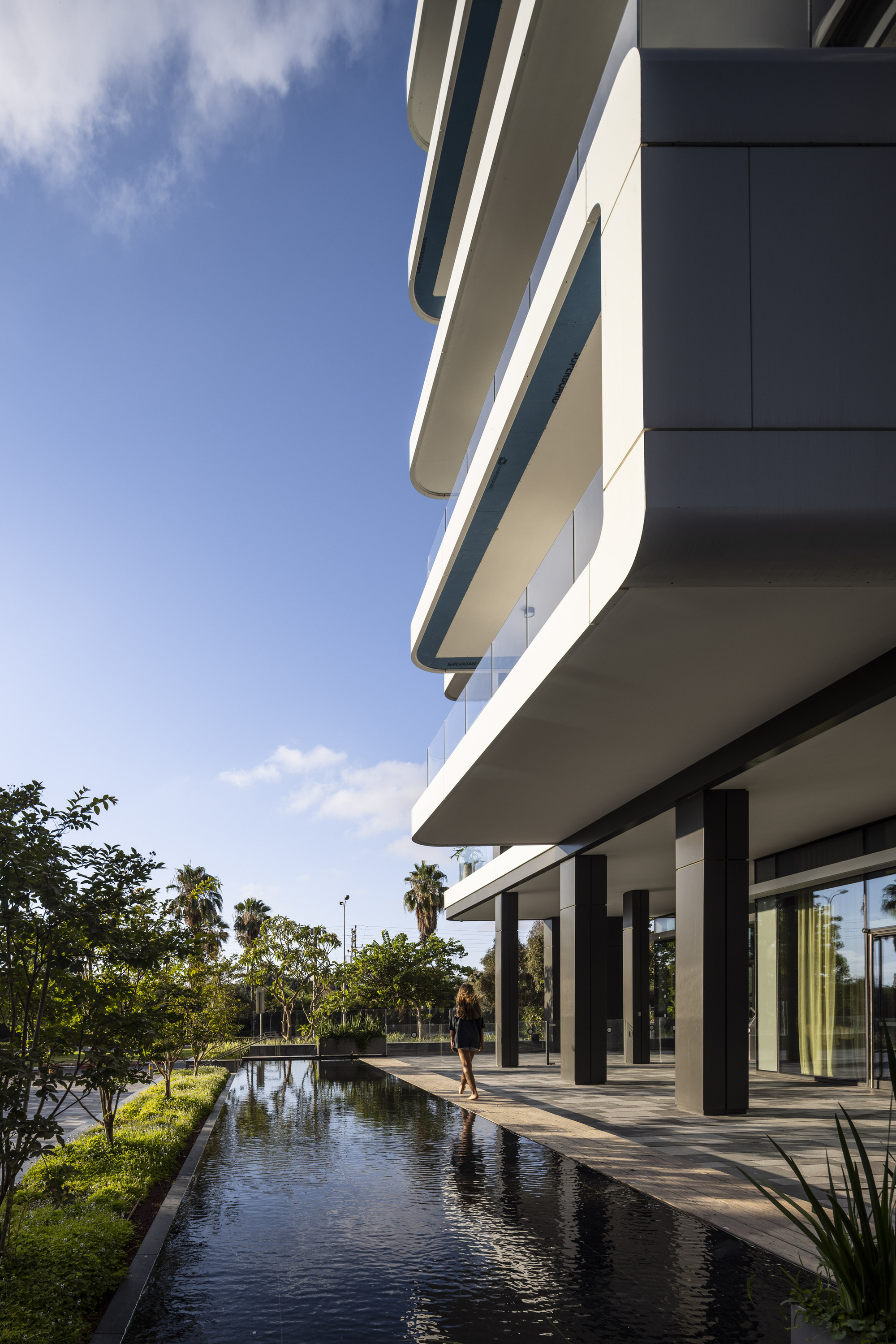 Gallery of Philharmonica Residential Building / Bar Orian Architects - 16