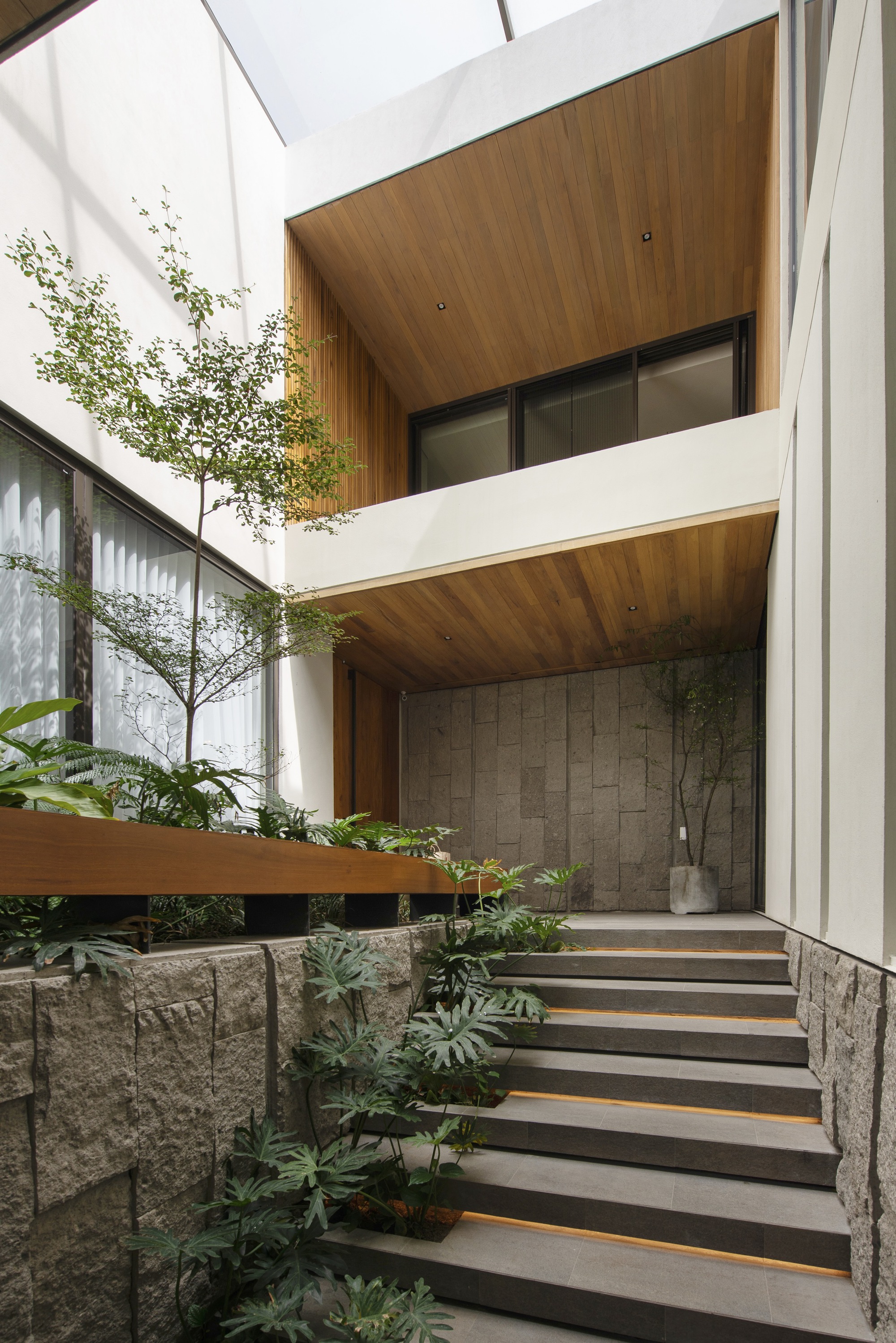 Gallery of House of Screens / PXP Design Workshop Co - 16